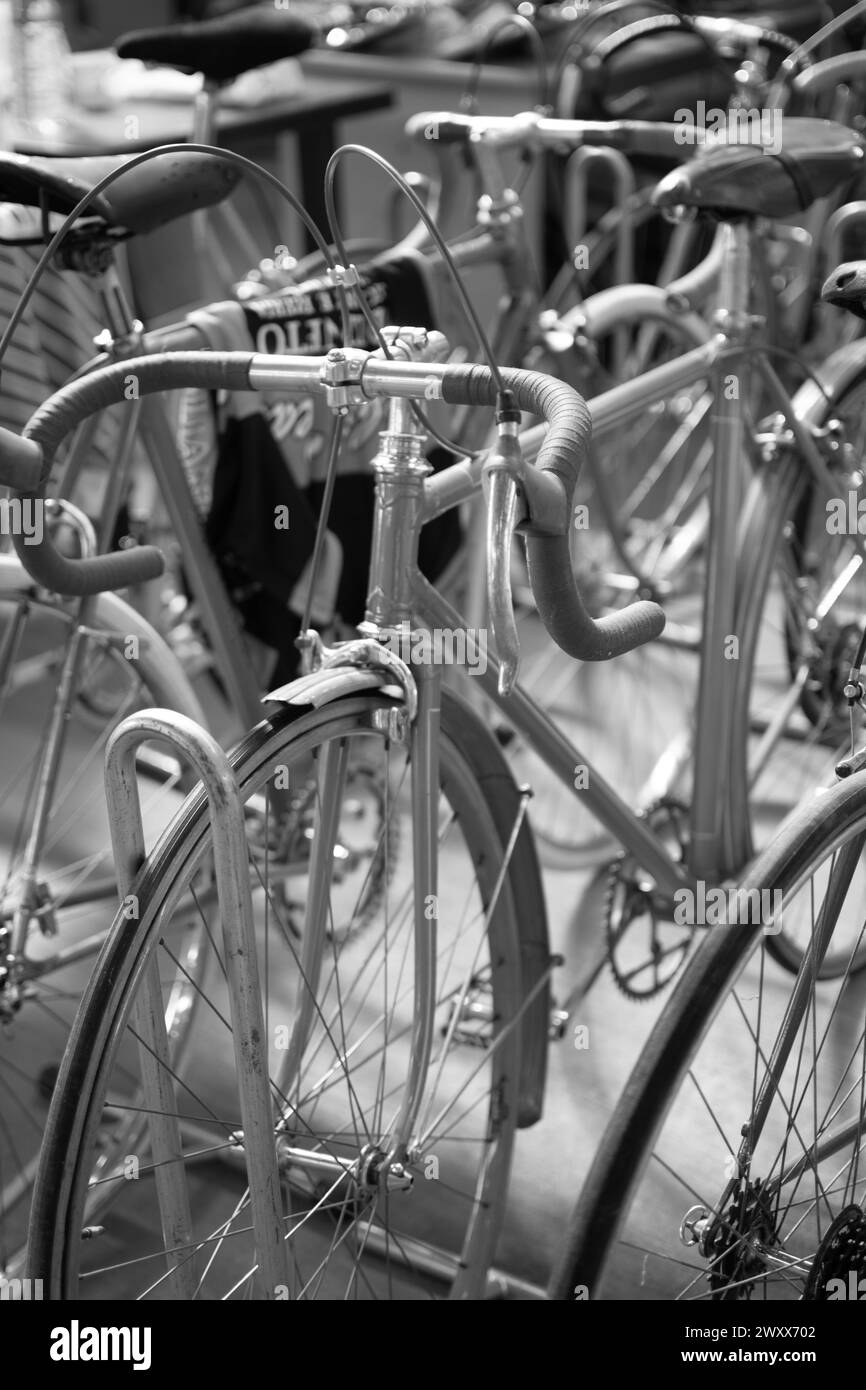 Cycling street sidewalk pavement hi-res stock photography and images ...