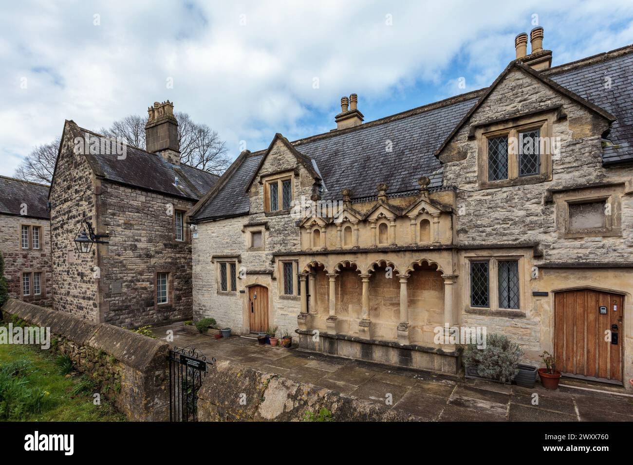 1424 built hi-res stock photography and images - Alamy