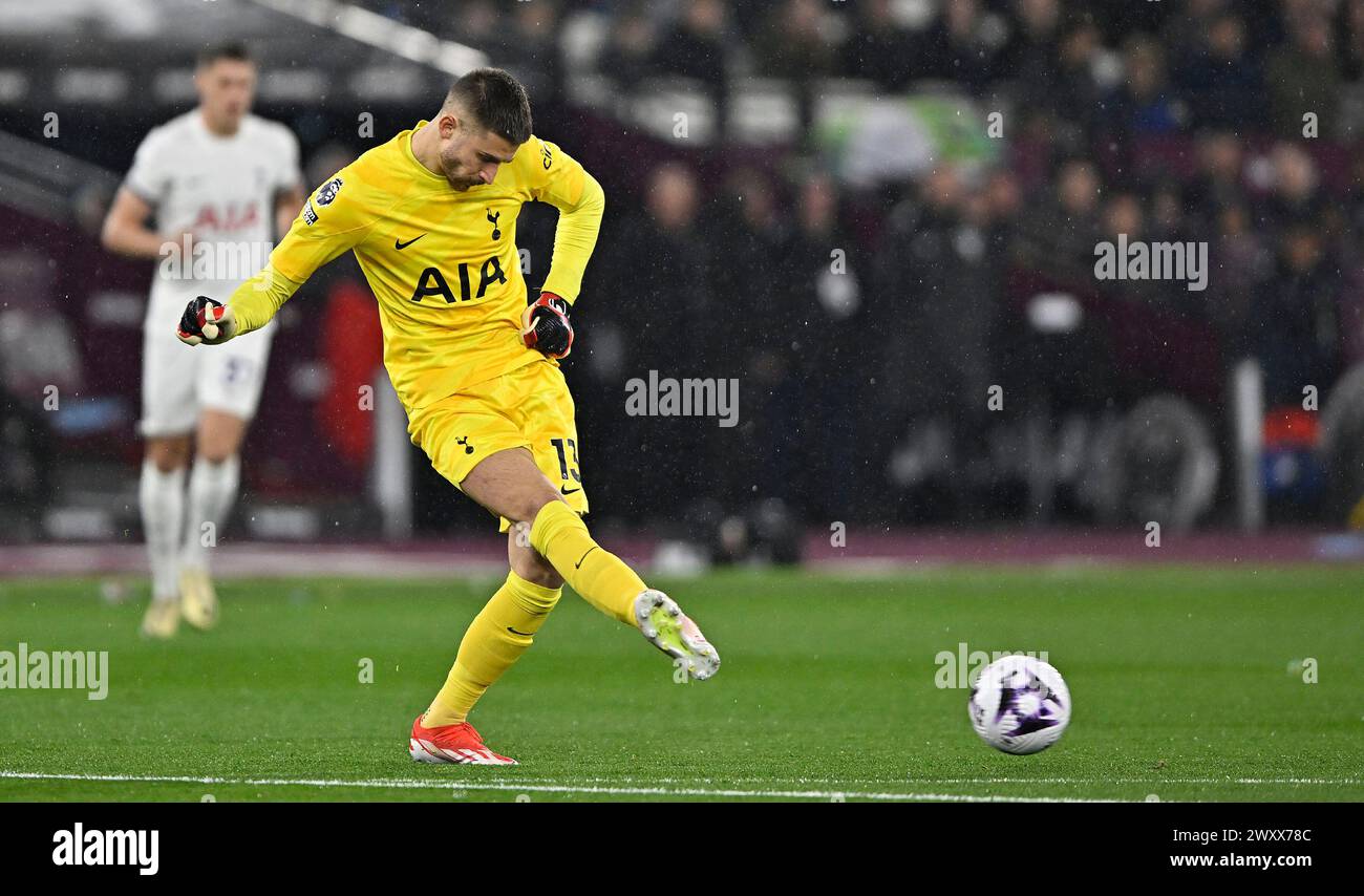 Guglielmo vicario spurs hi-res stock photography and images - Alamy