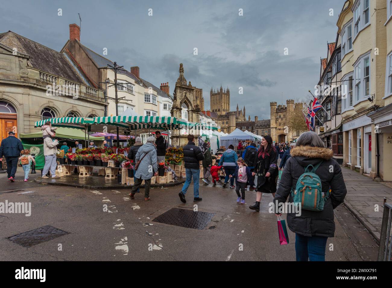 Wells somerset market square hi-res stock photography and images - Alamy