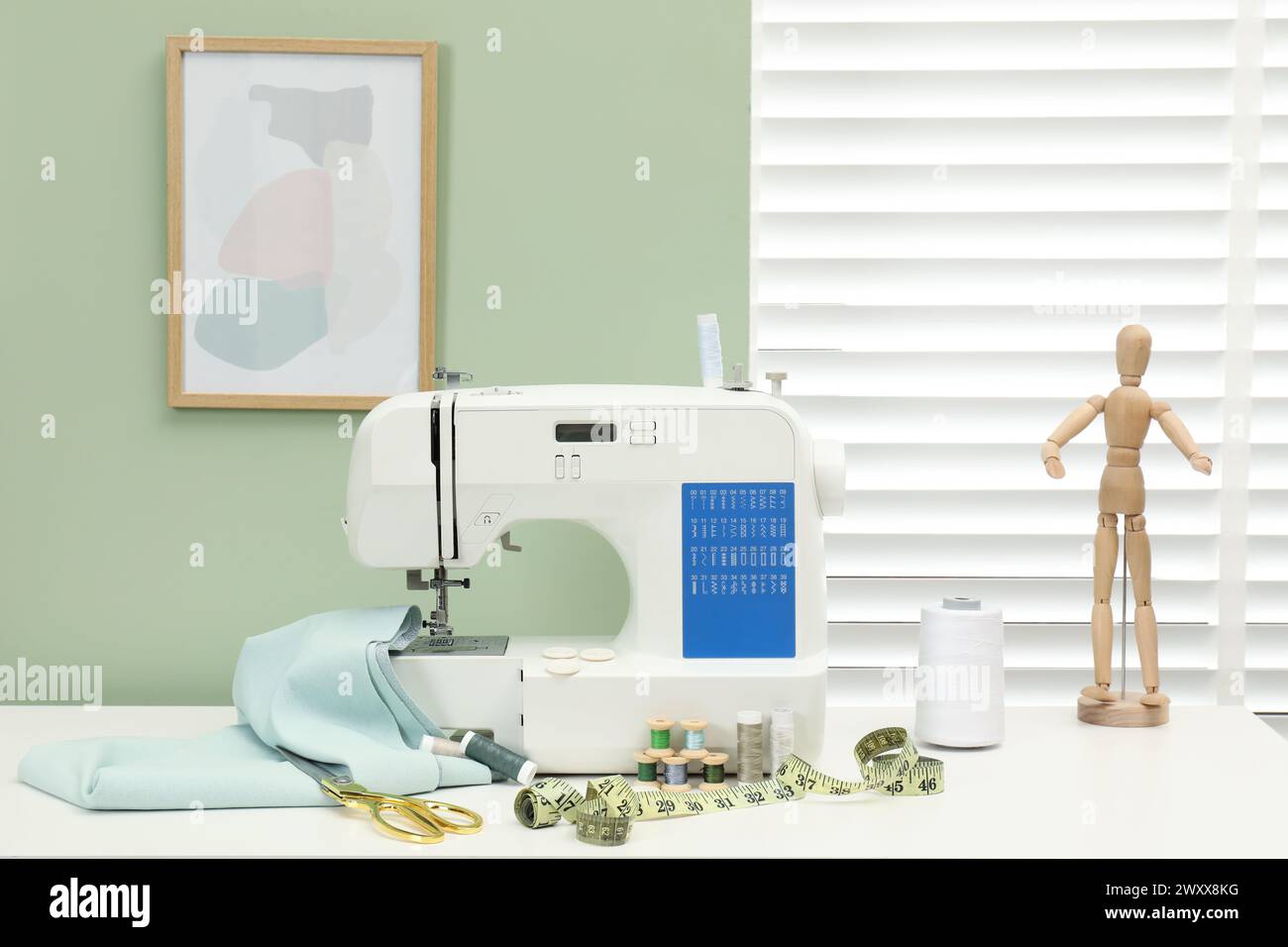Dressmaking shop window hi-res stock photography and images - Alamy