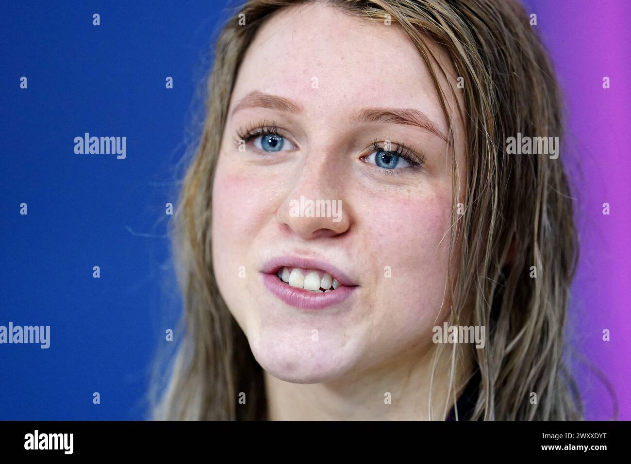 Paris 2024 aquatics centre hi-res stock photography and images - Alamy