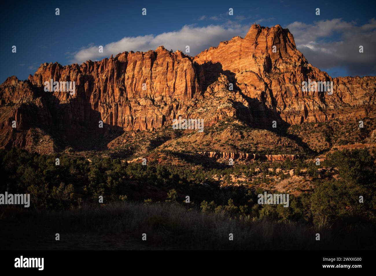 View towards El Capitan mountain in Hildale, Utah Stock Photo - Alamy