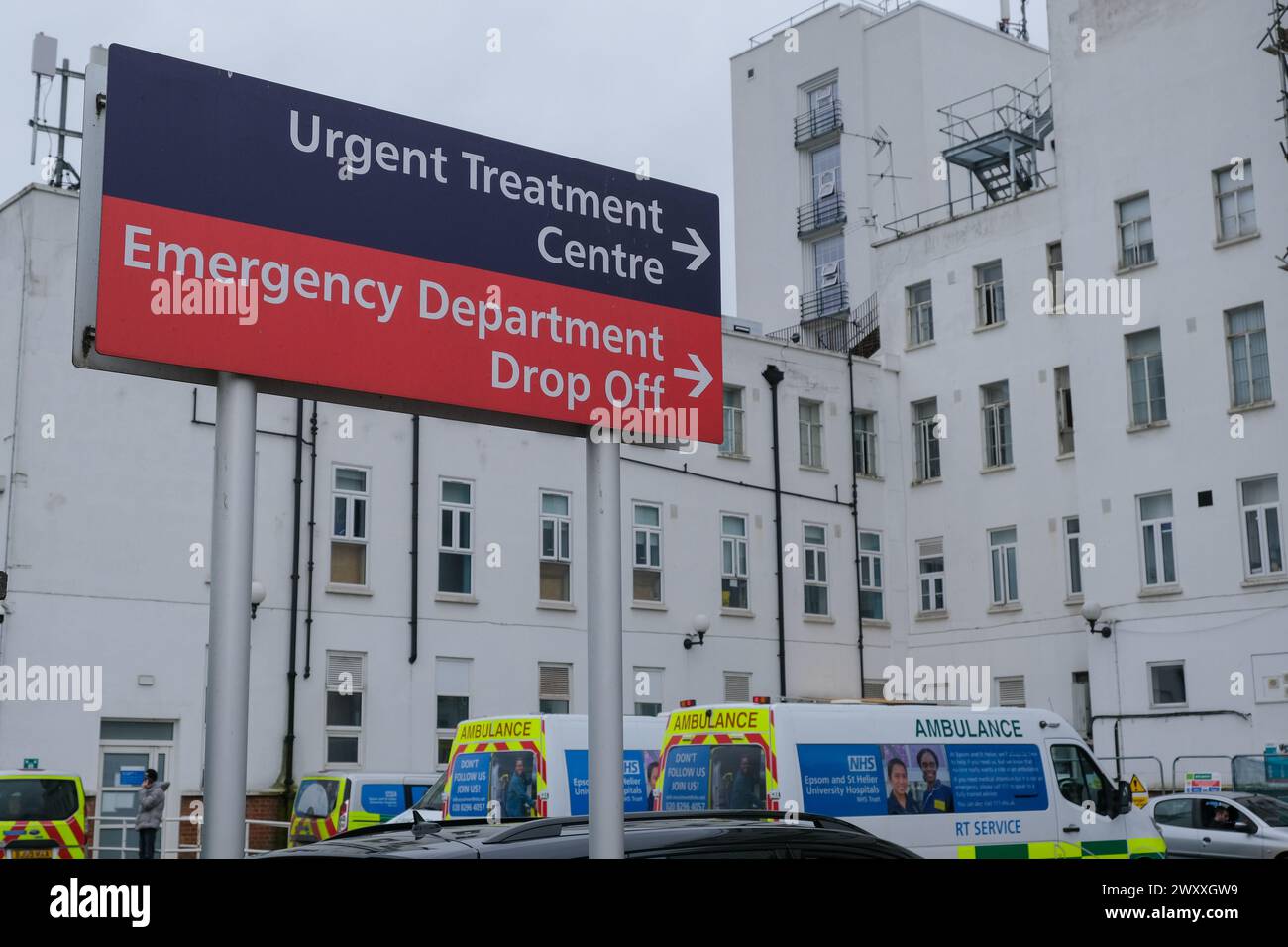 Urgent treatment centre london hi-res stock photography and images - Alamy