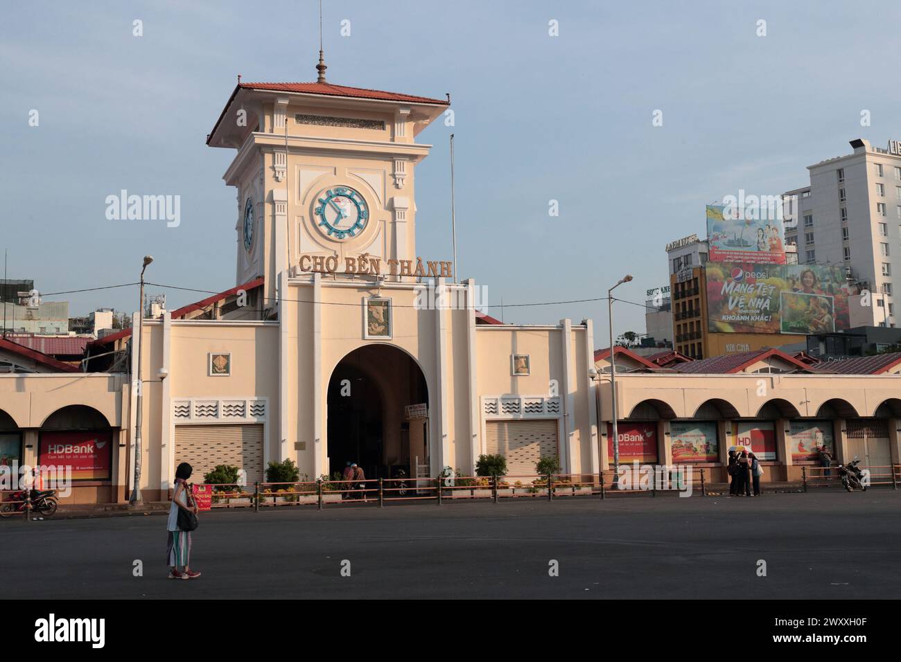 Saigon central market hi-res stock photography and images - Alamy