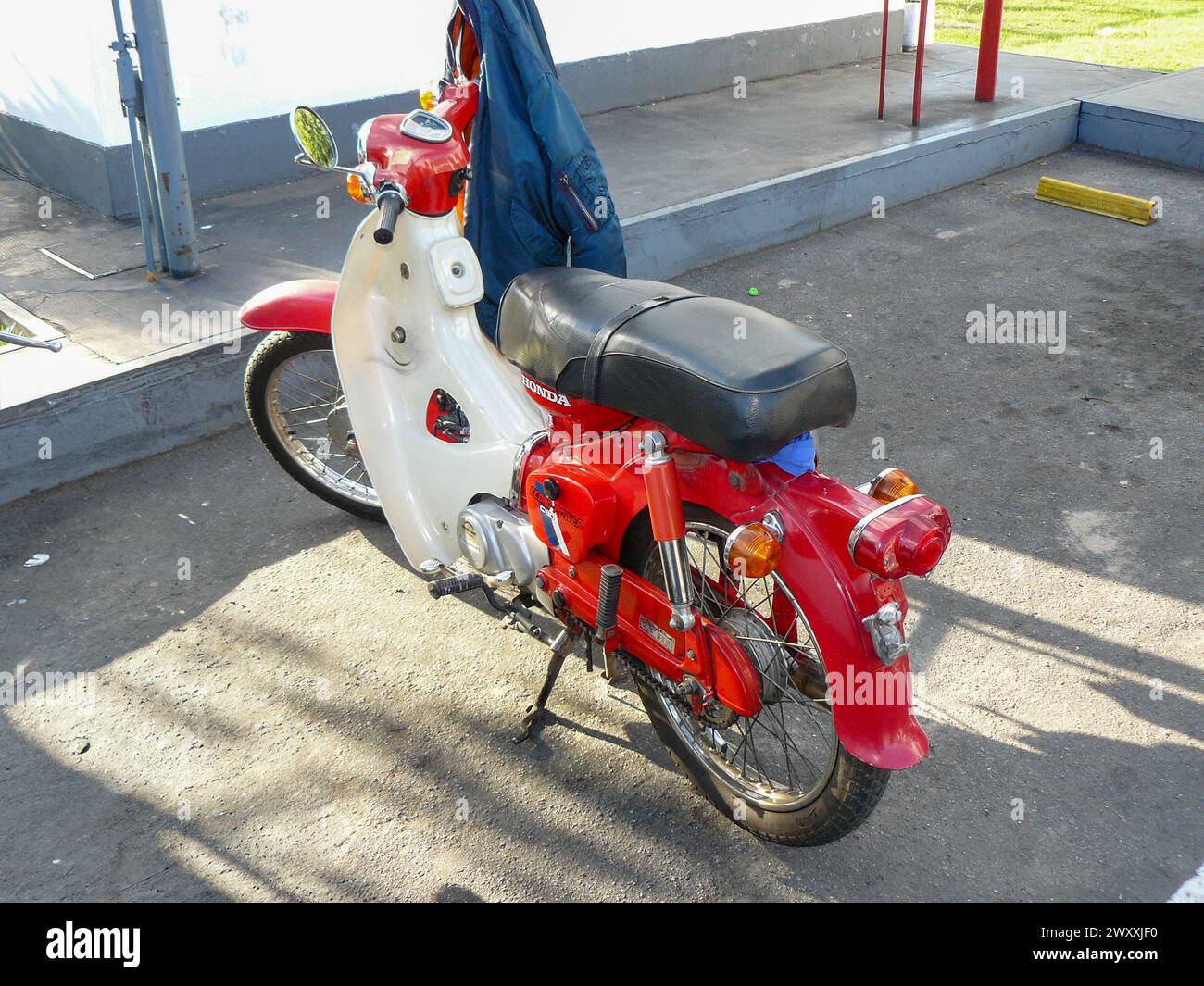 Honda c90 hi-res stock photography and images - Alamy