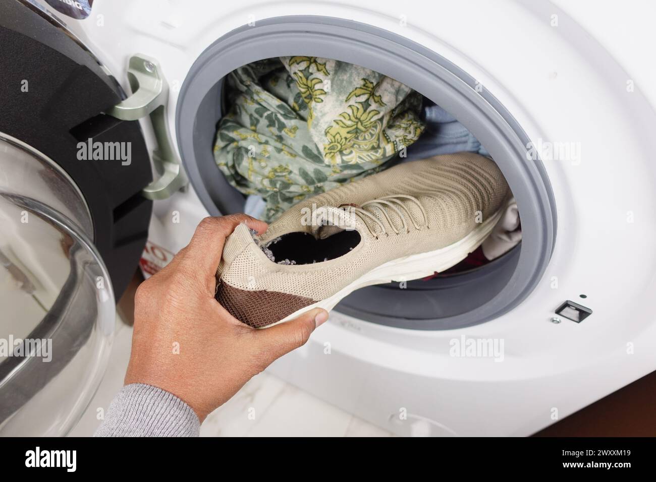 Mans cloths hi-res stock photography and images - Alamy