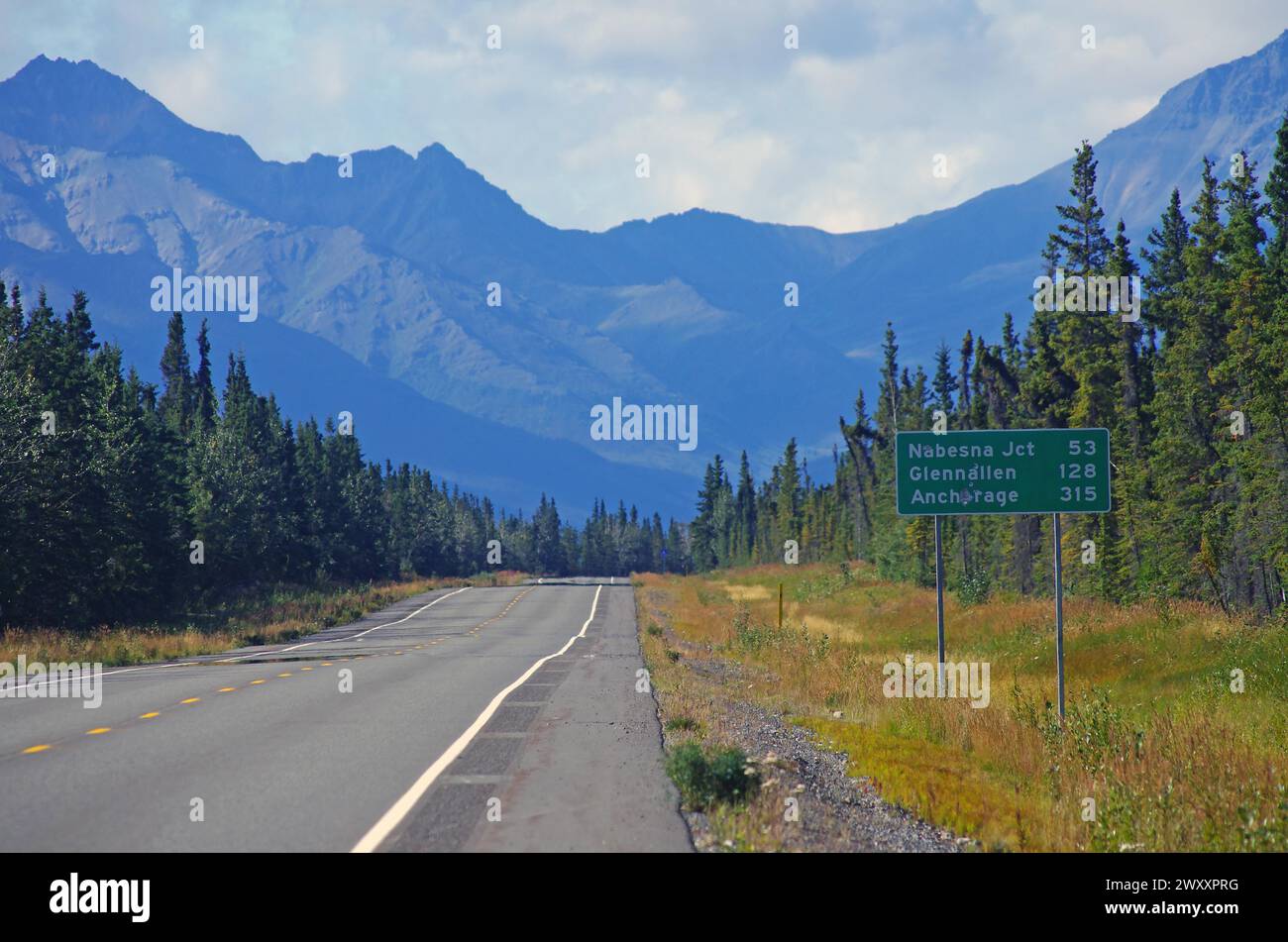 Highway information sign hi-res stock photography and images - Alamy