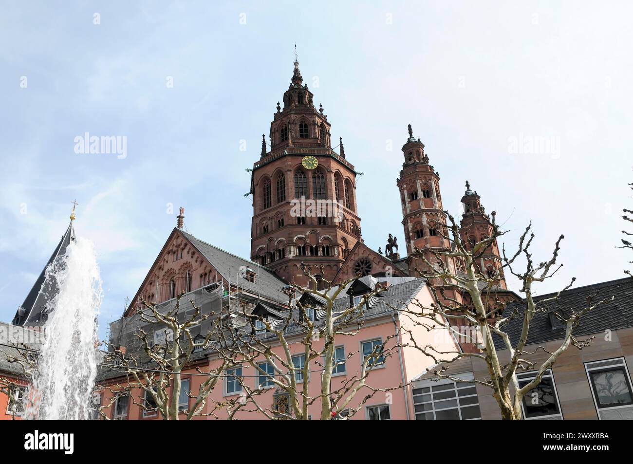 The High Cathedral of St Martin in Mainz, Gothic church with impressive ...