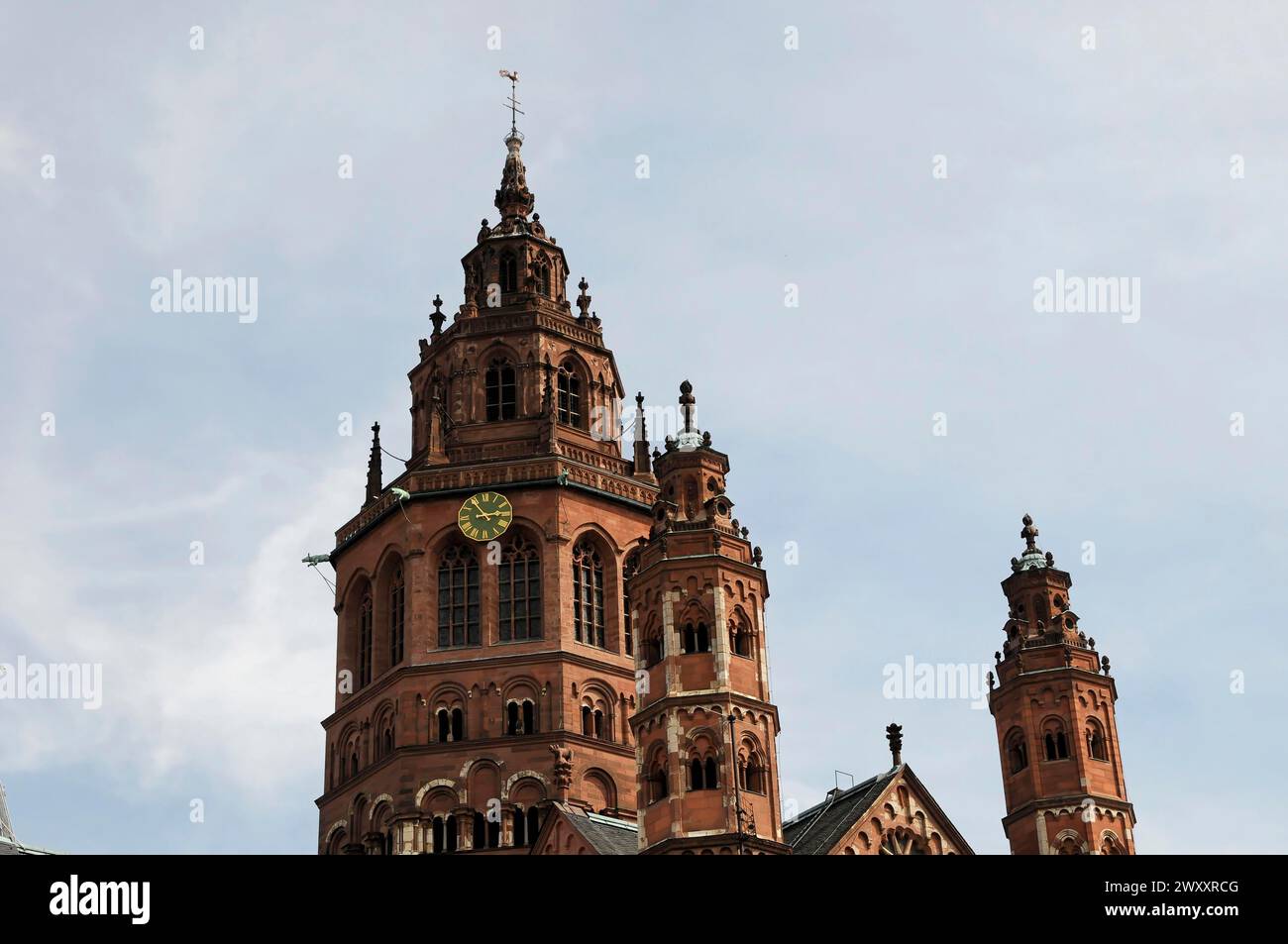 The High Cathedral of St Martin in Mainz, The Gothic church tower with ...