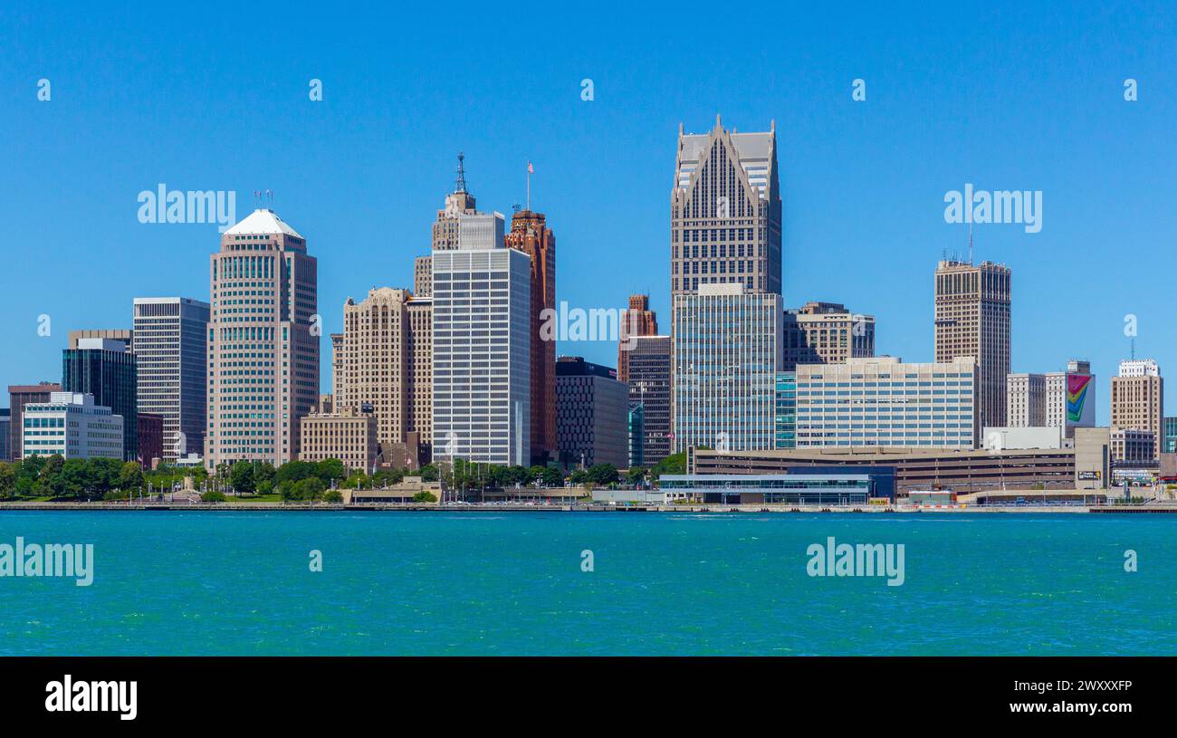 The skyline of Downtown Detroit and the Detroit River in Michigan, USA ...