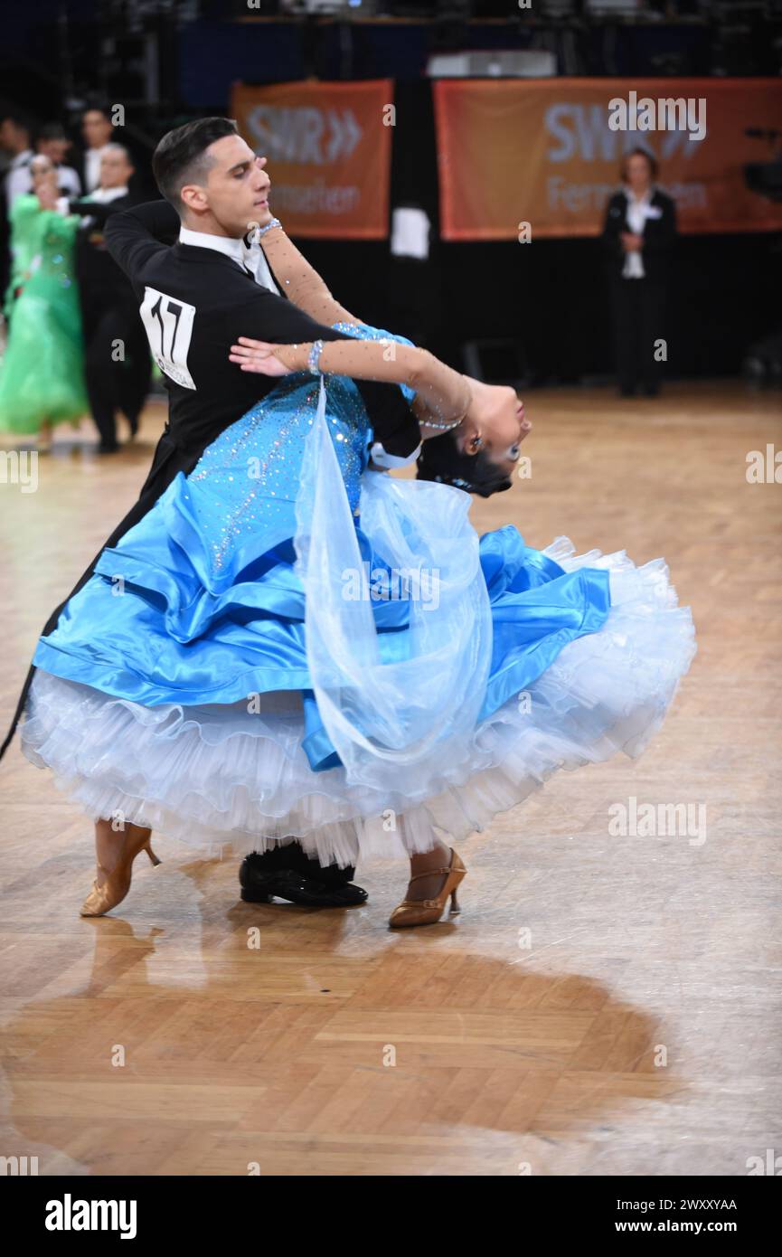 Ballroom dance couple, dancing at the competition Stock Photo - Alamy