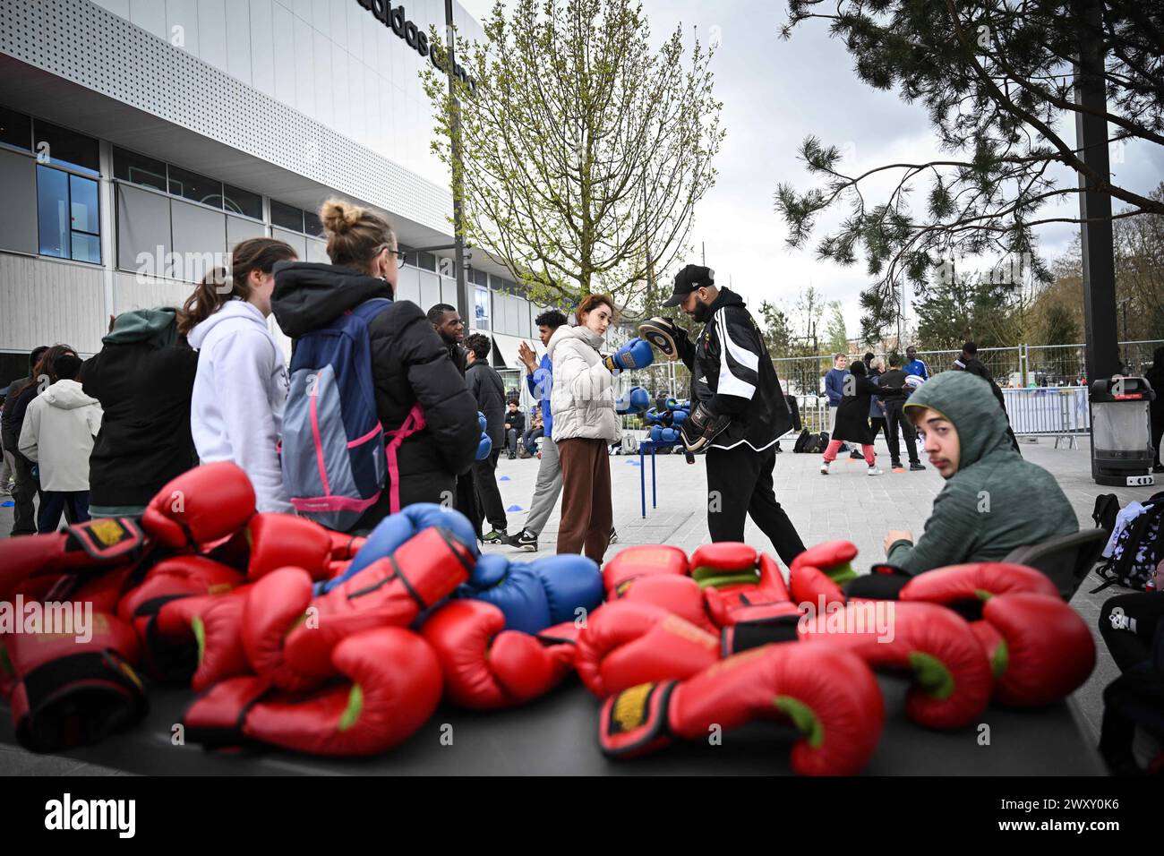 Paris, France. 02nd Apr, 2024. Illustration of a teenager boxing during ...
