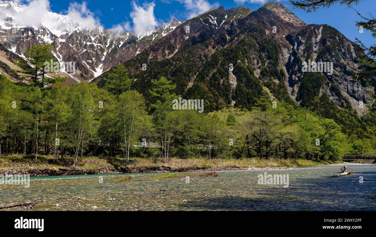 River Azusa and Kappabashi in the Kamikochi hiking valley of Nagano ...
