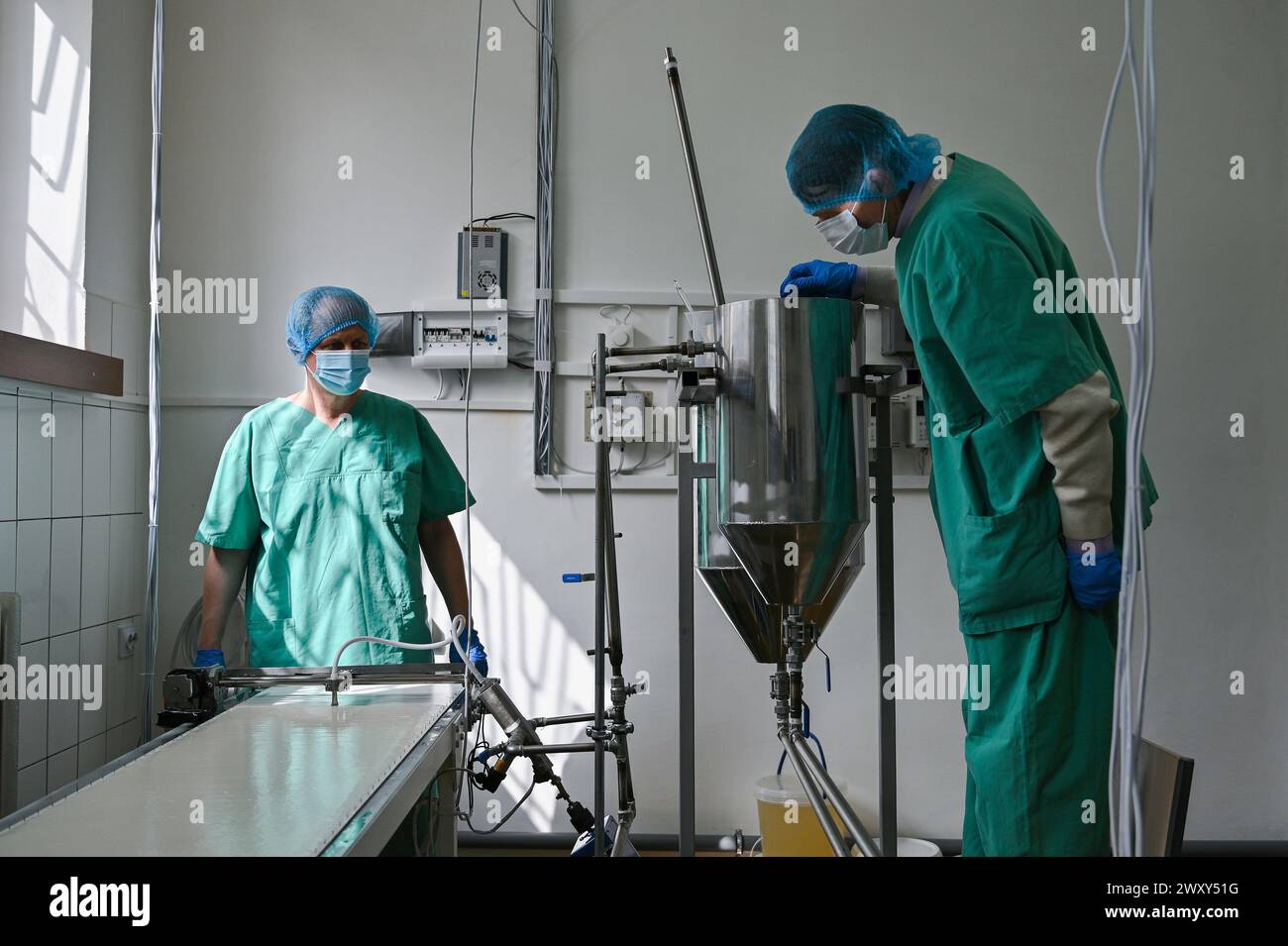 Non Exclusive: LVIV, UKRAINE - APRIL 02, 2024 - Chemists produce ...