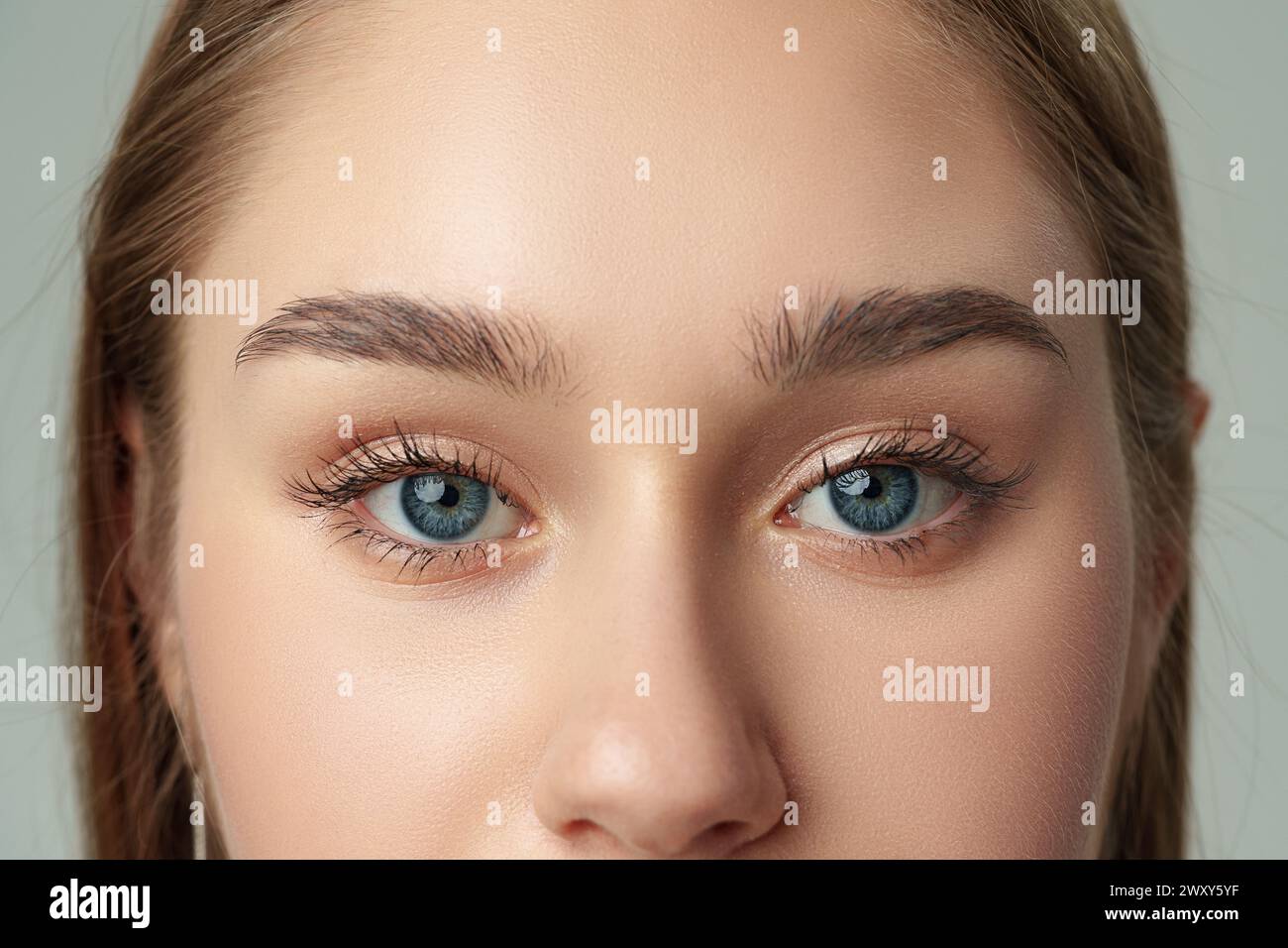 Womans eye with striking features hi-res stock photography and images ...