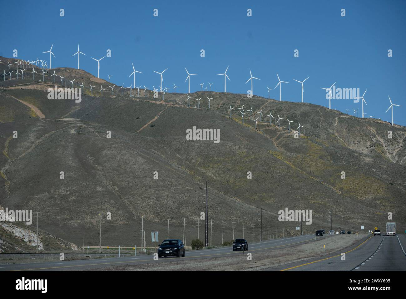 Wind farm 5 windmills hi-res stock photography and images - Alamy