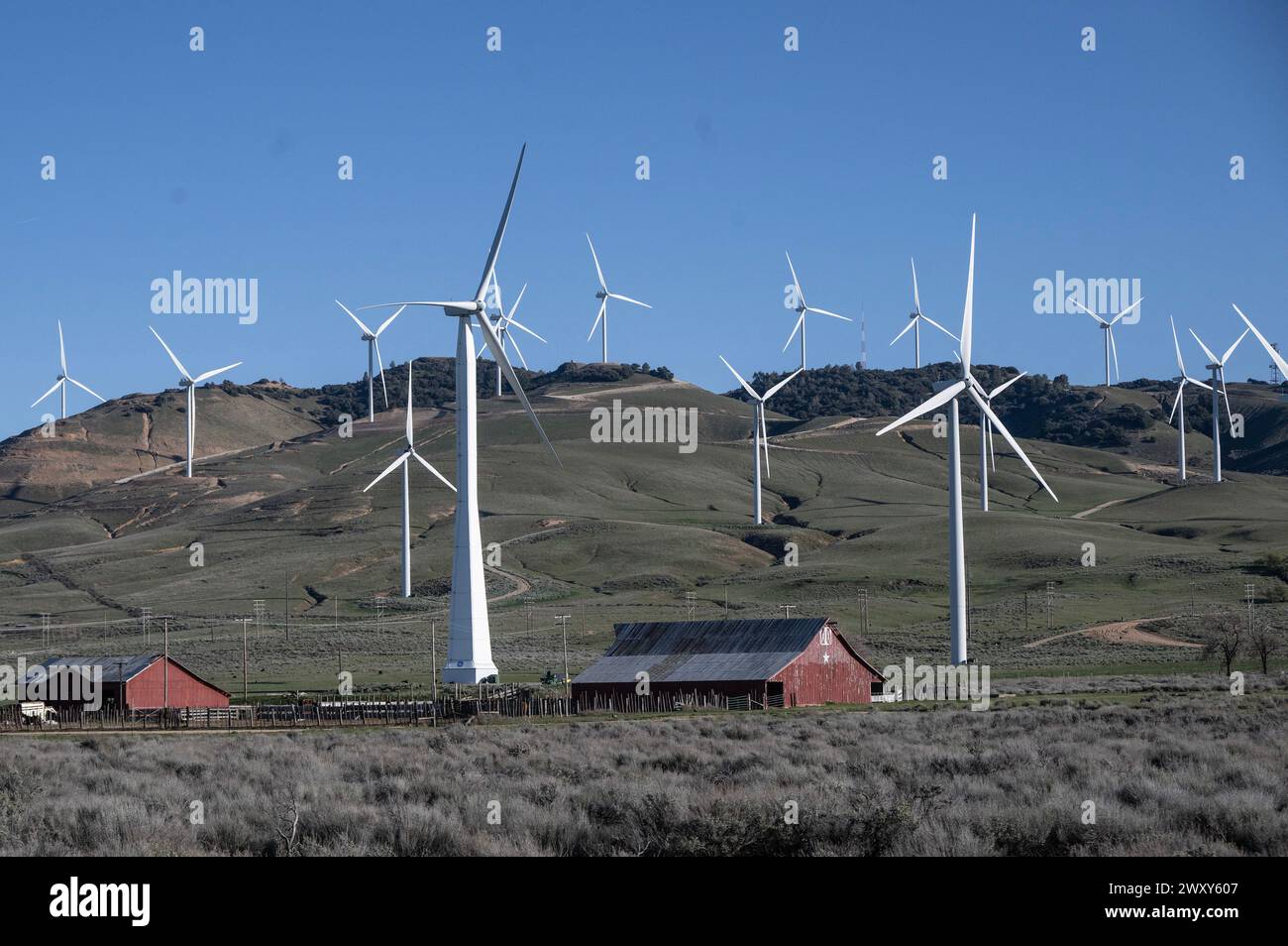 Tehachapi mojave wind resource area hi-res stock photography and images ...