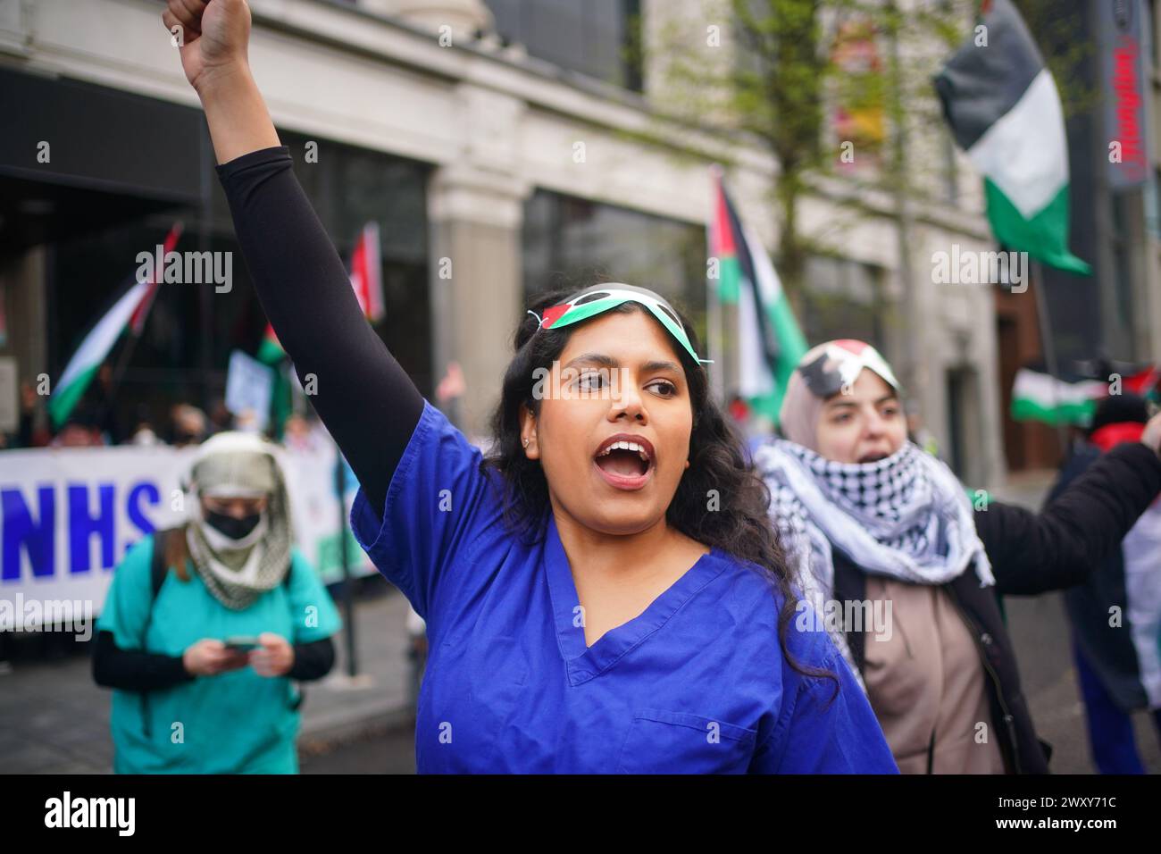 NHS staff blockade the entrance to NHS England's headquarters in ...