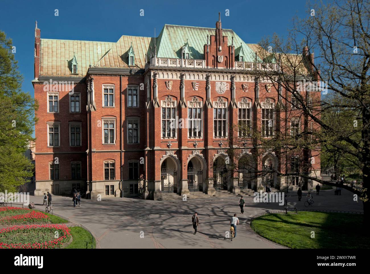 Neo gothic building university hi-res stock photography and images - Alamy
