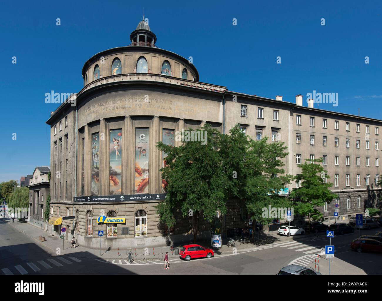 Groteska theater hi-res stock photography and images - Alamy