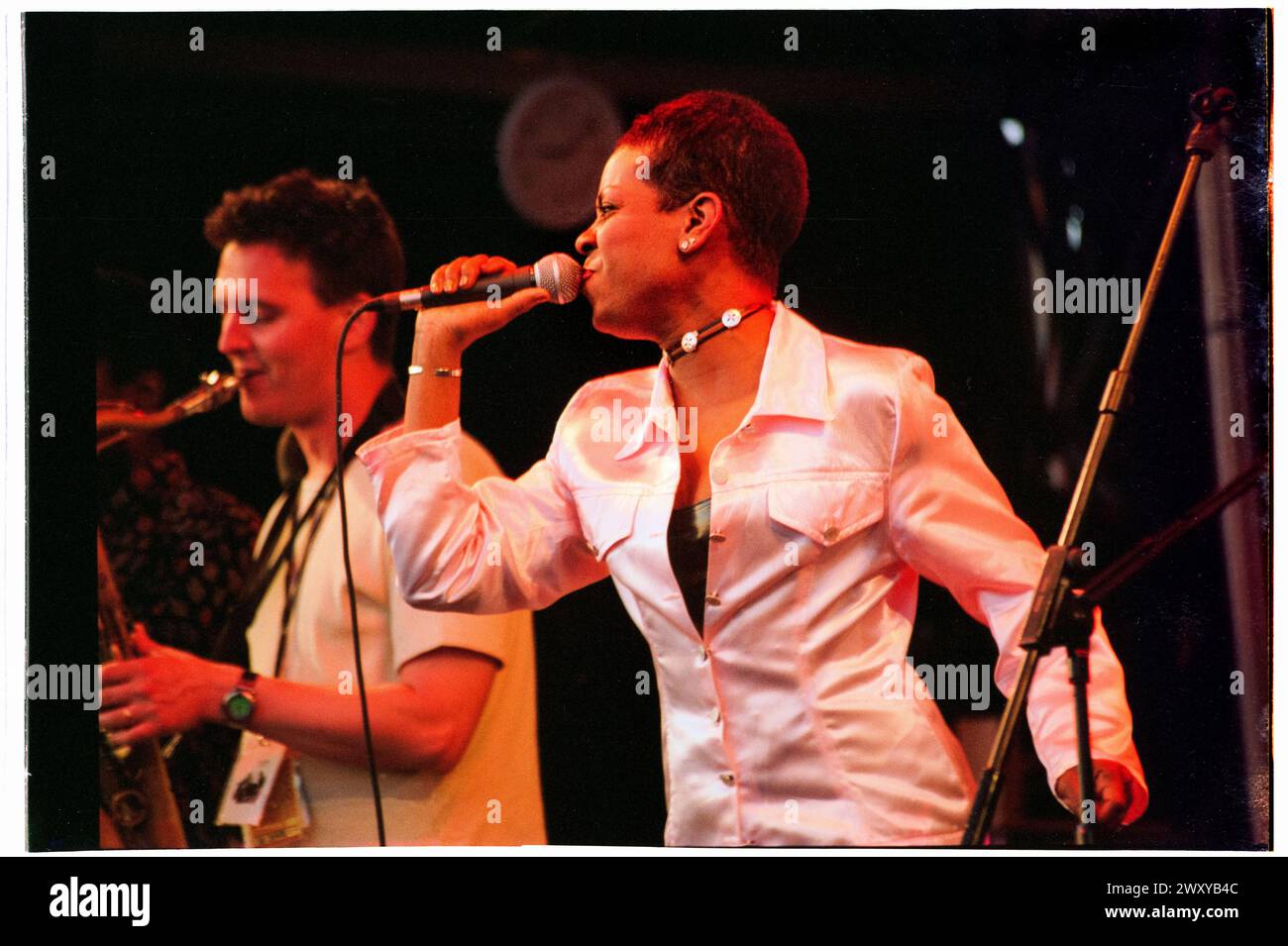 Glastonbury dance stage Cut Out Stock Images & Pictures - Alamy