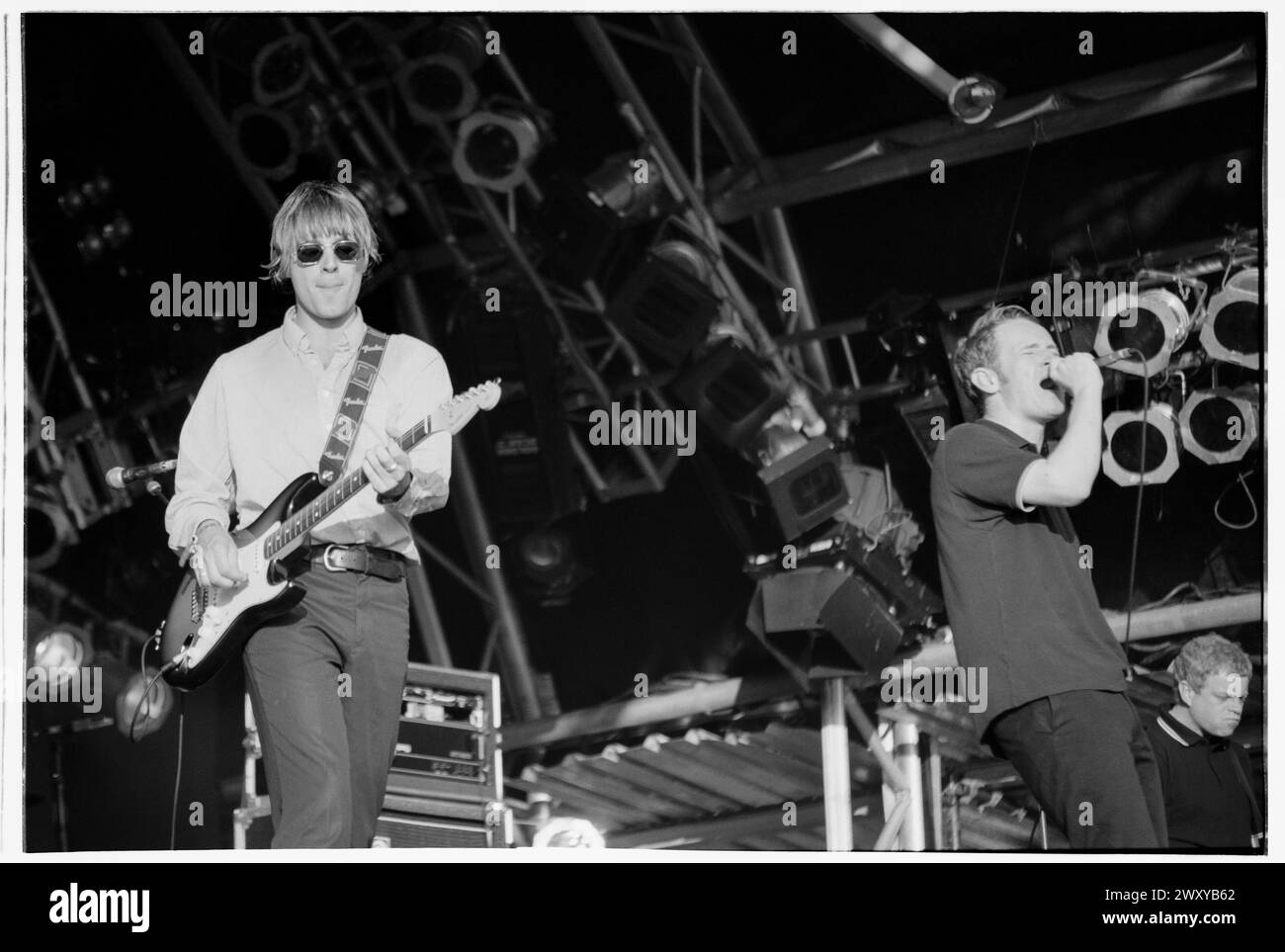 GENE, GLASTONBURY FESTIVAL, 1995: A young Martin Rossiter singer and ...