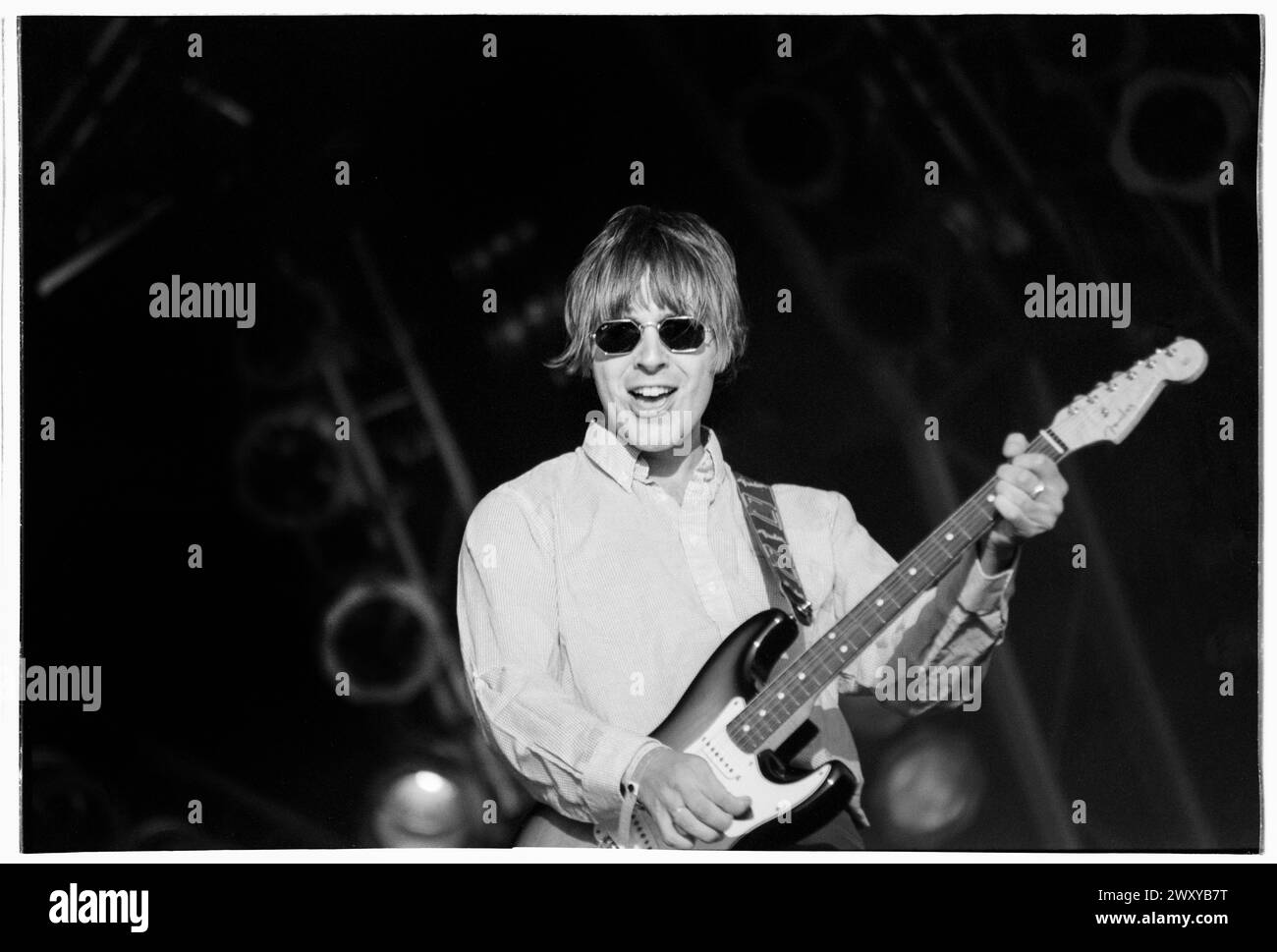 STEVE MASON, GENE, GLASTONBURY FESTIVAL, 1995: A young Steve Mason ...