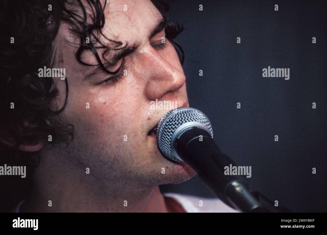 GOMEZ, EARLY CONCERT, 1998: A young of Gomez playing a tiny sweaty gig ...