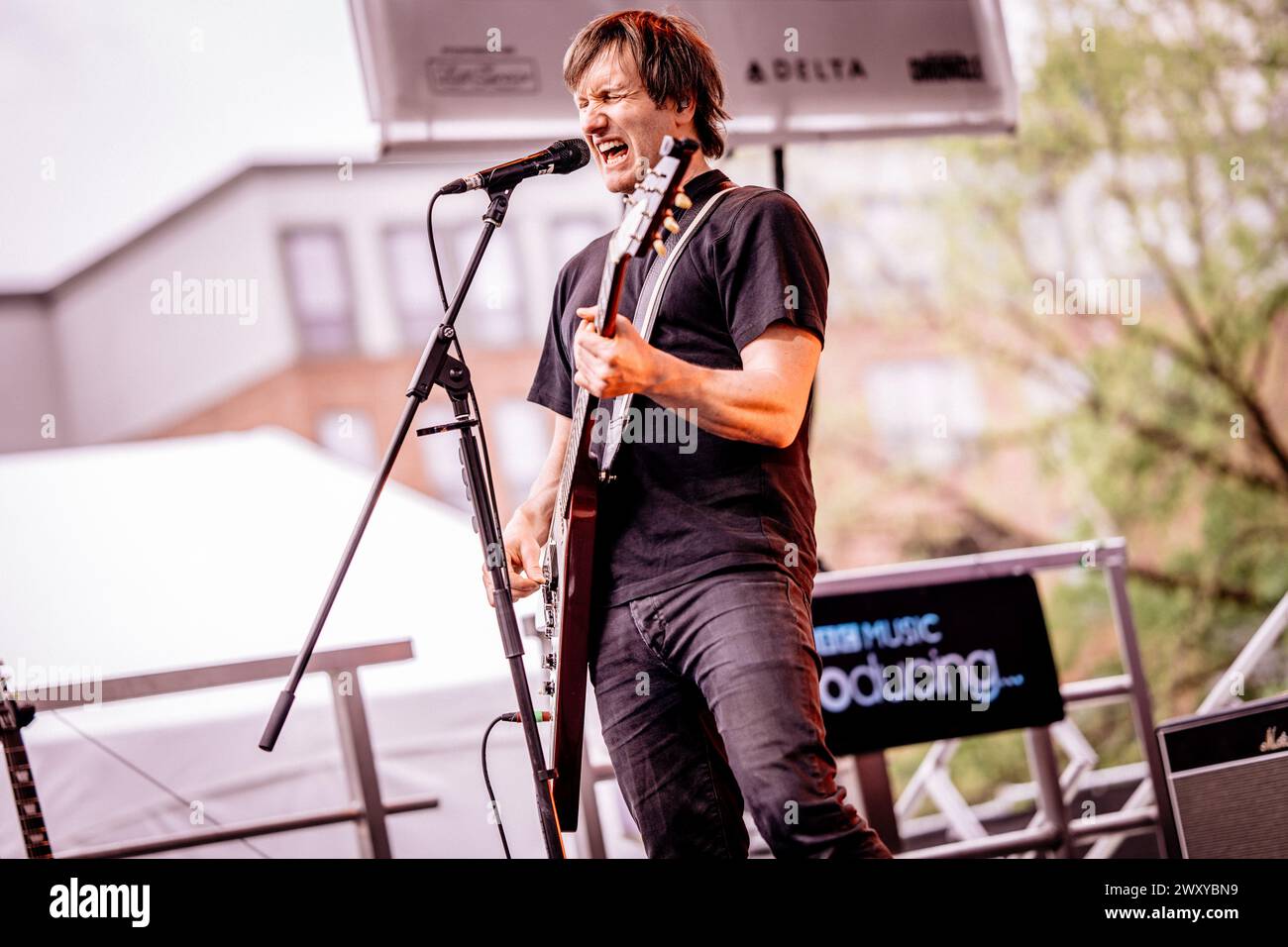 Ash live singer music performance stage hi-res stock photography and ...