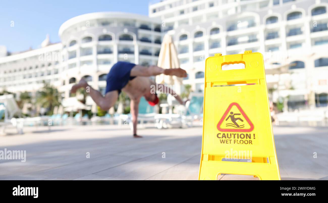Man falling building accident hi-res stock photography and images - Alamy