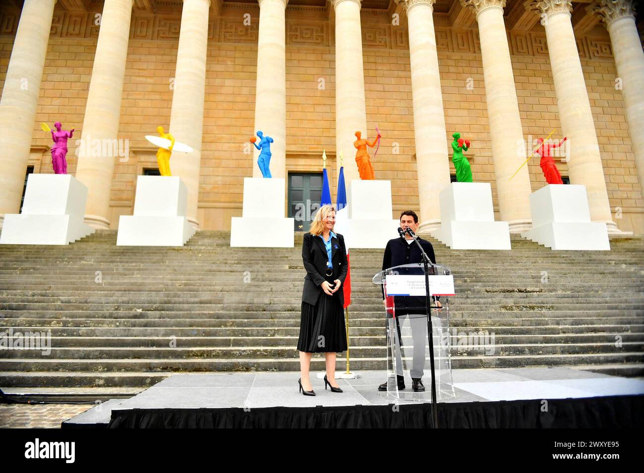 Paris 2024 venus de milo sculptures hi-res stock photography and images ...