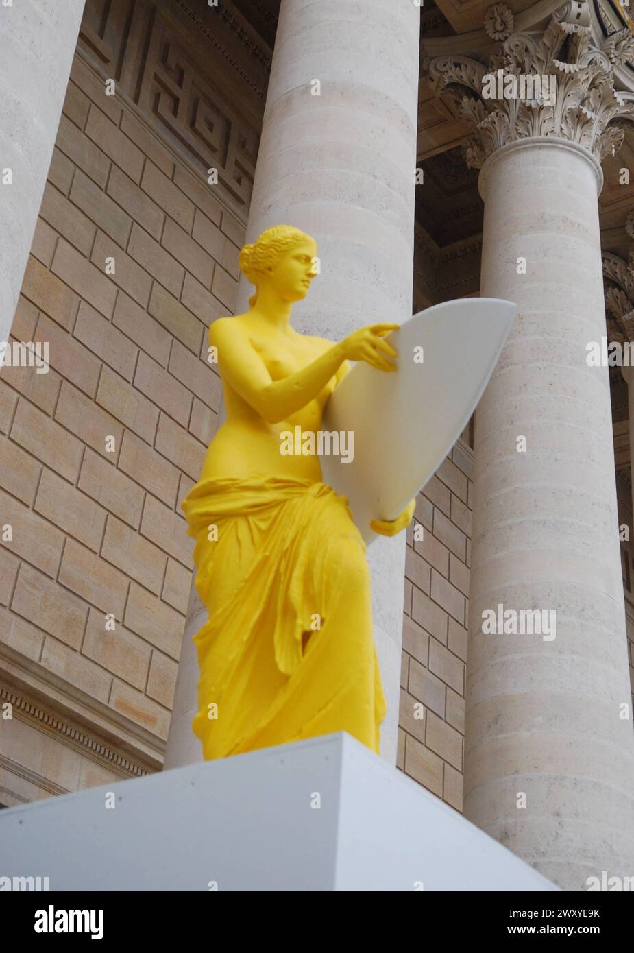 Paris 2024 venus de milo sculptures hi-res stock photography and images ...