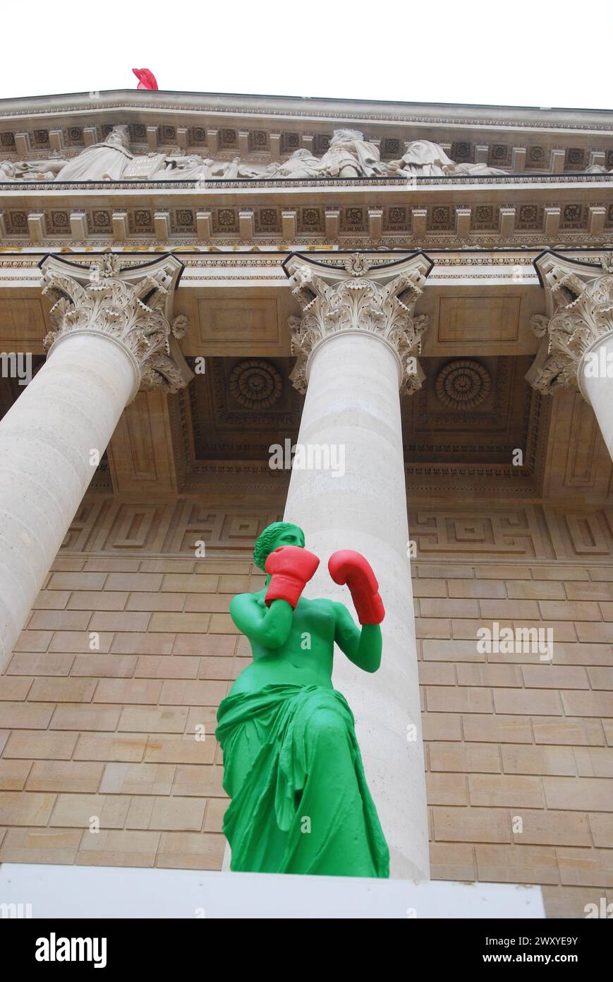 Paris 2024 venus de milo sculptures hi-res stock photography and images ...