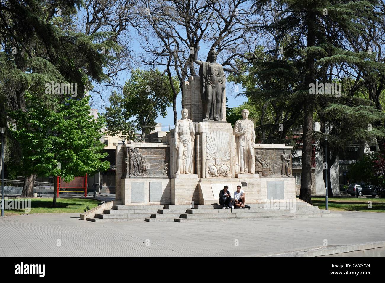 Plaza Italia, Statues honoring the Italian immigrants and community ...