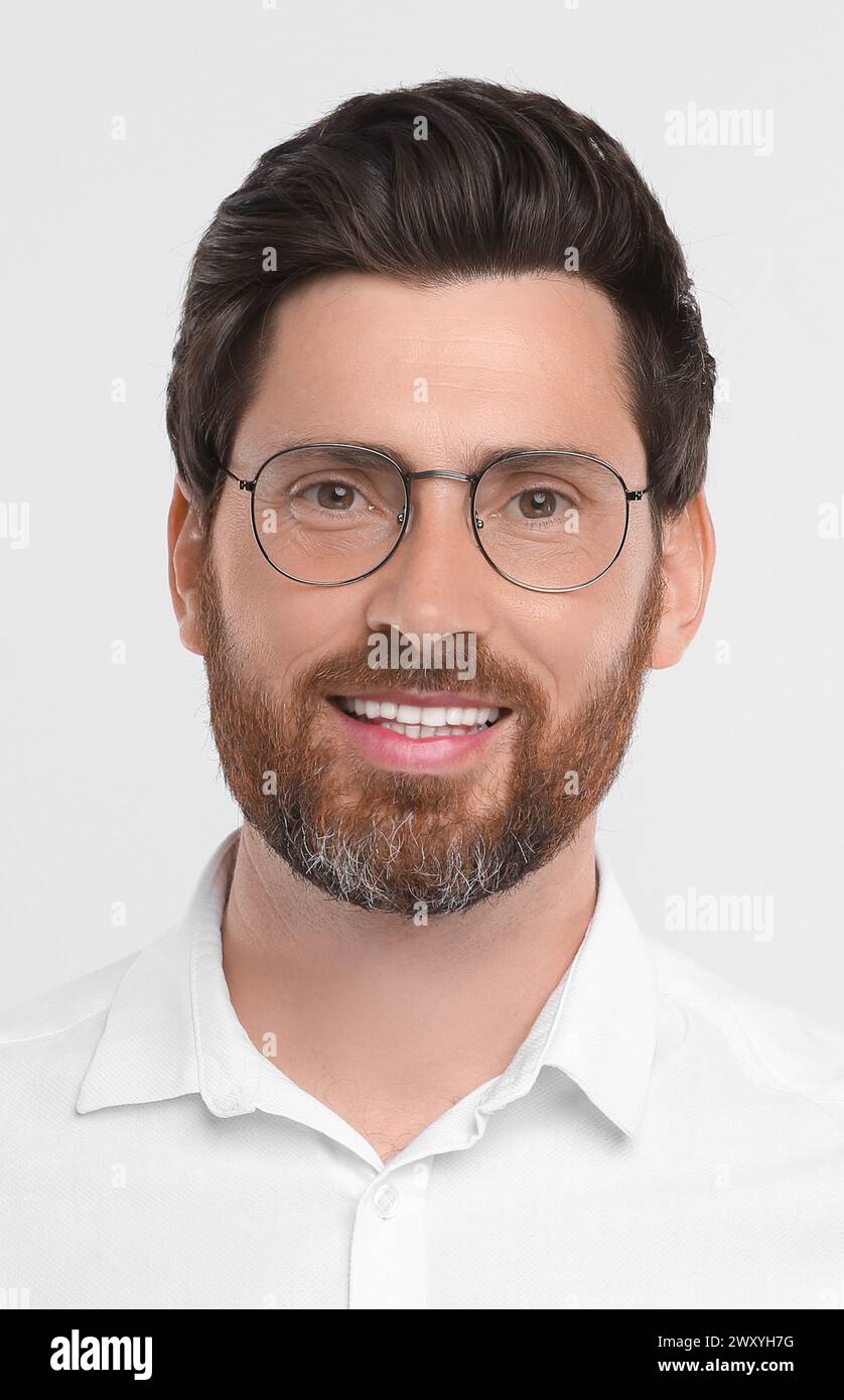 Man passport photo glasses hi-res stock photography and images - Alamy