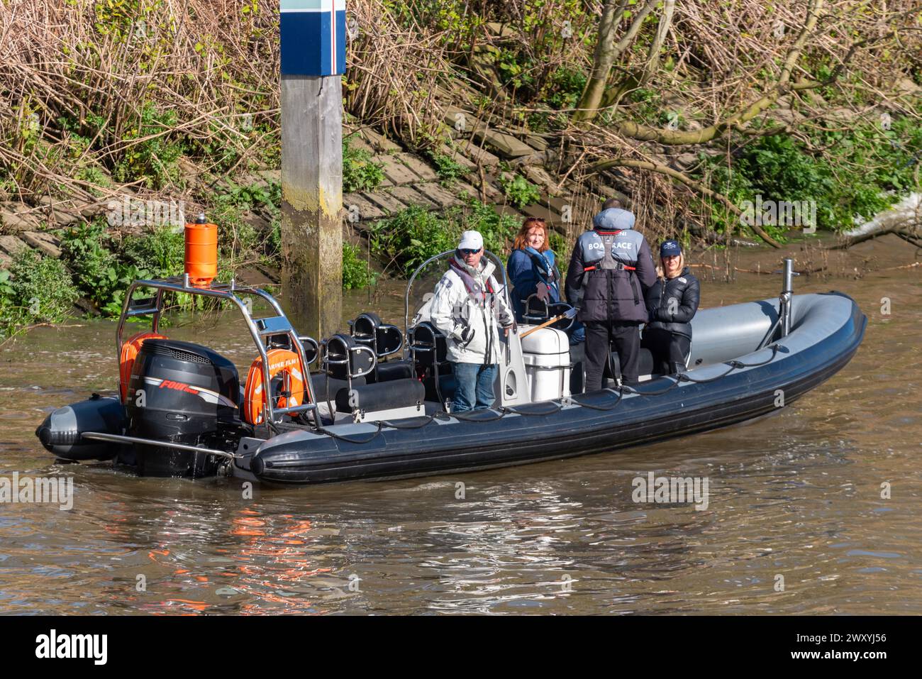 Finish judge at the finish line at the University Boat Race on the ...