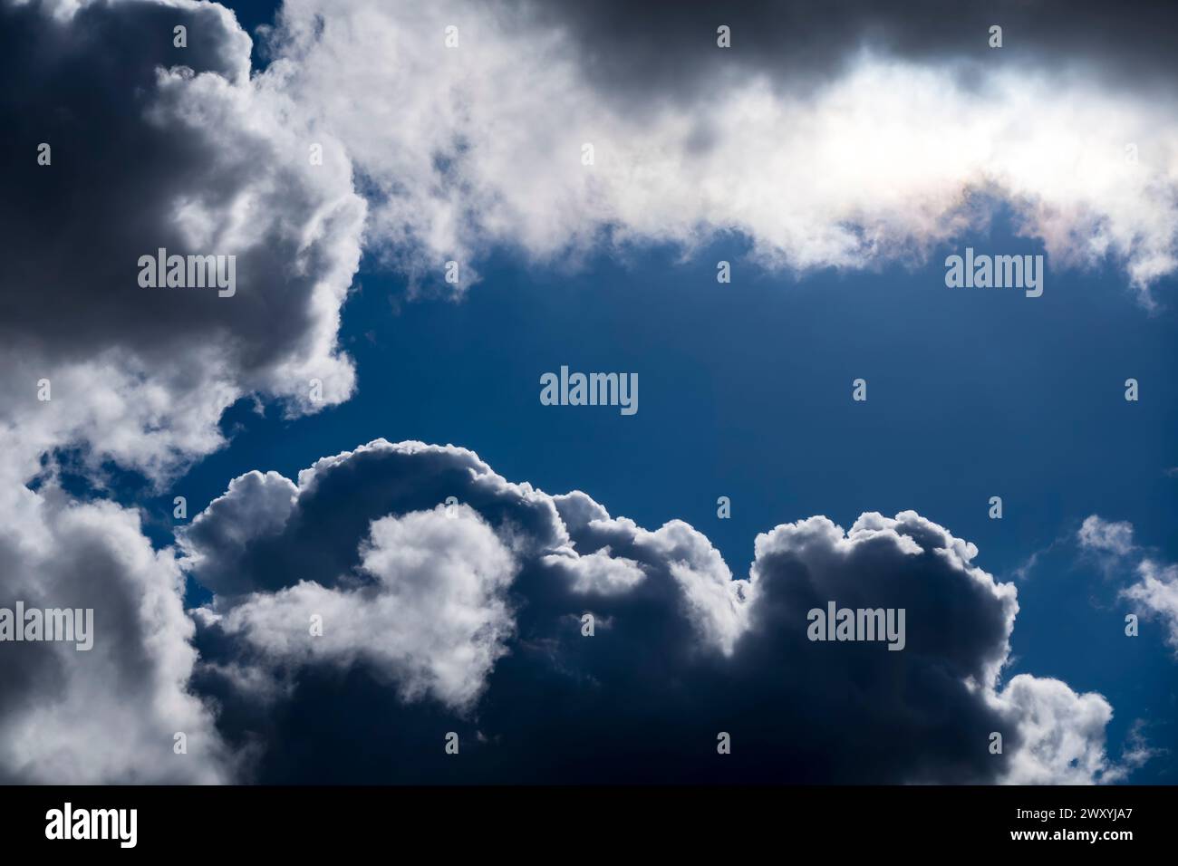 Gathering storm hi-res stock photography and images - Alamy