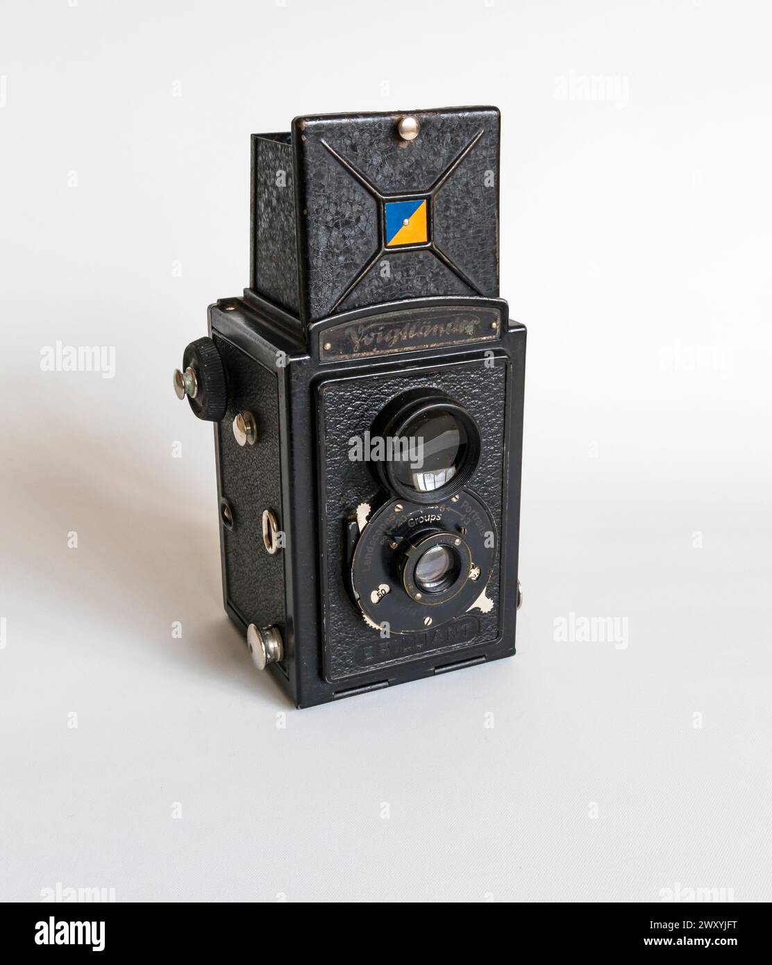 Voigtlander brilliant twin lens reflex camera hi-res stock photography ...