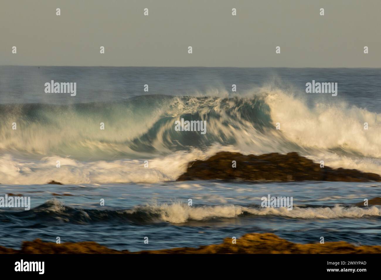 Dynamic waves surge mist hi-res stock photography and images - Alamy