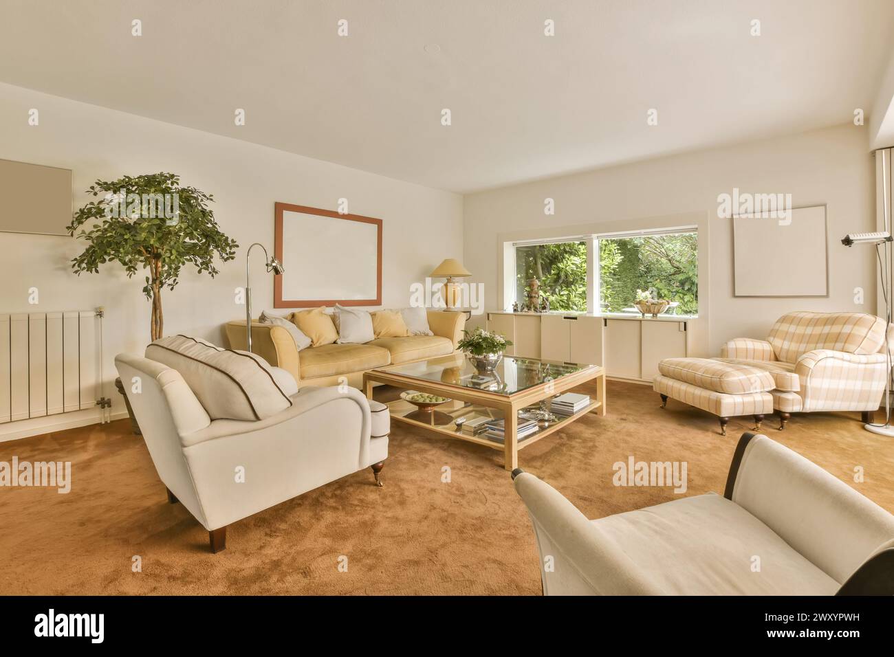 Living room large cream sofa hi-res stock photography and images - Alamy