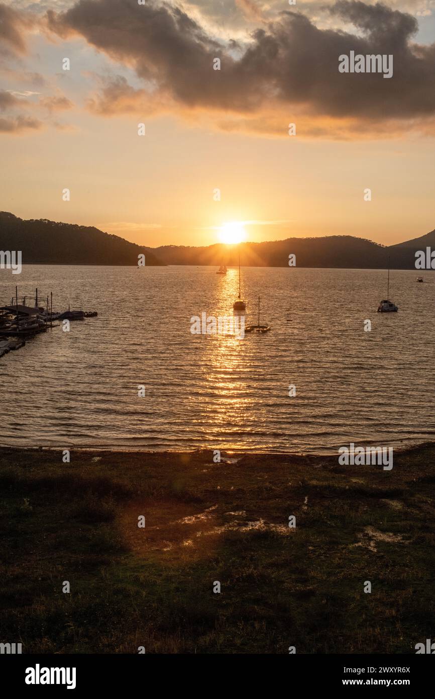 Valle de bravo lake hi-res stock photography and images - Alamy