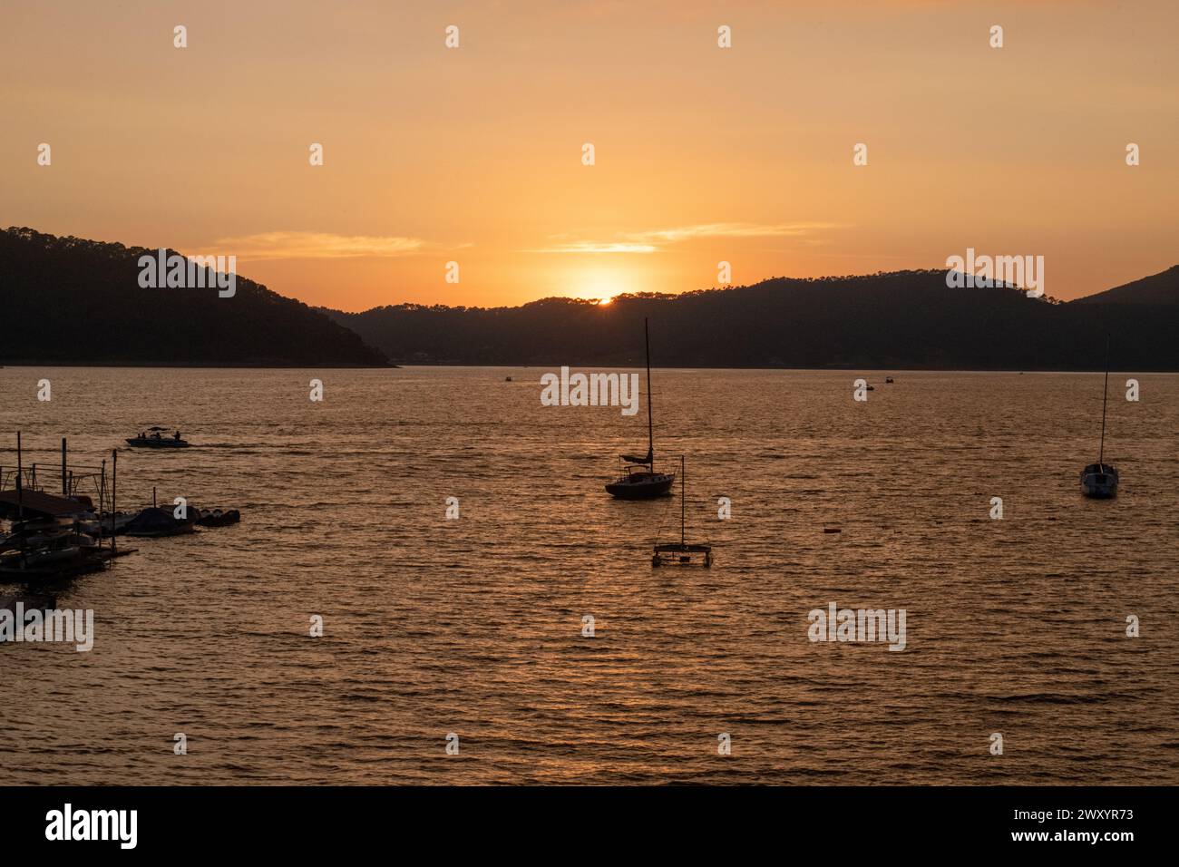 Valle de bravo lake hi-res stock photography and images - Alamy