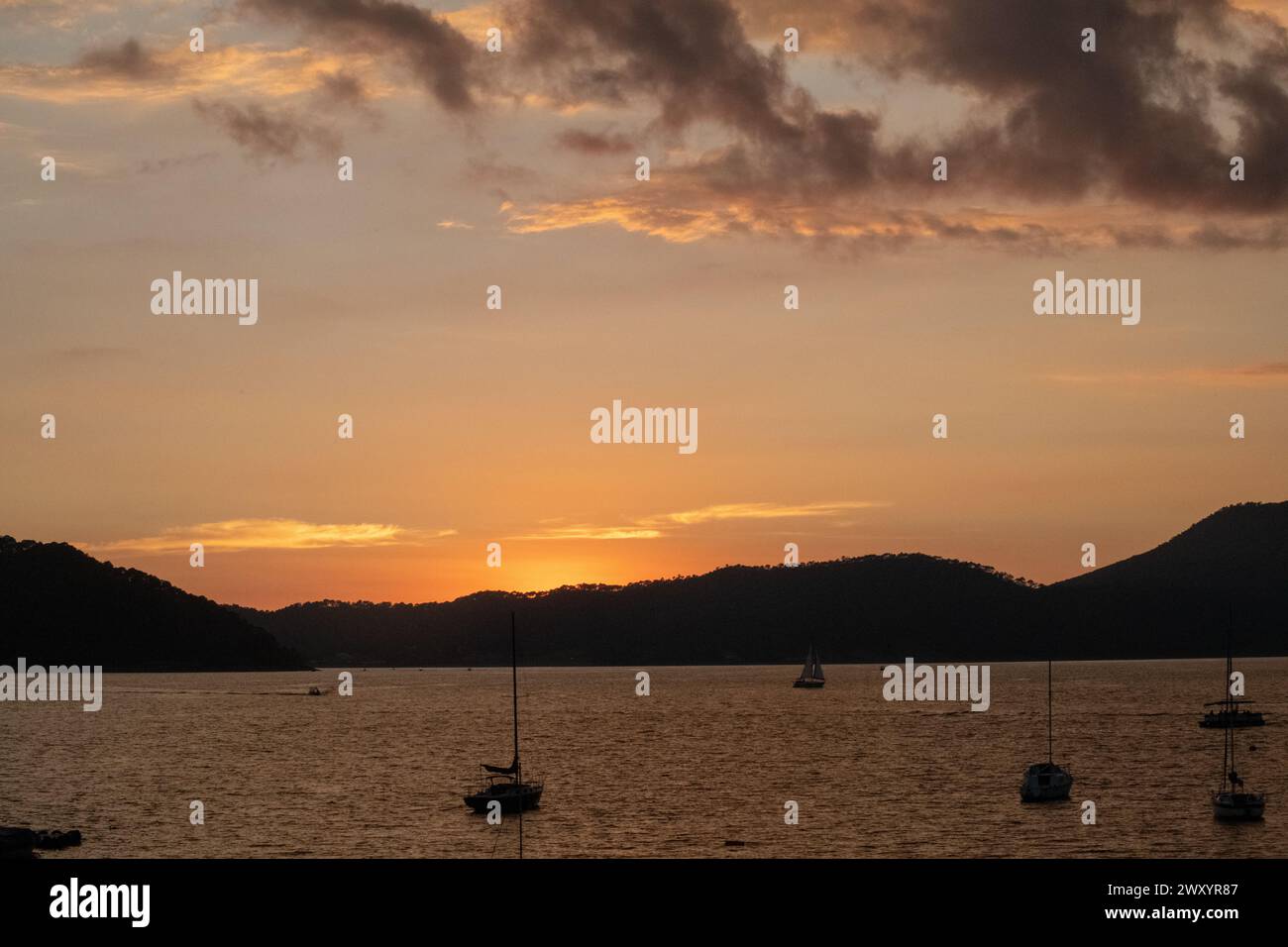 Valle de bravo lake hi-res stock photography and images - Alamy