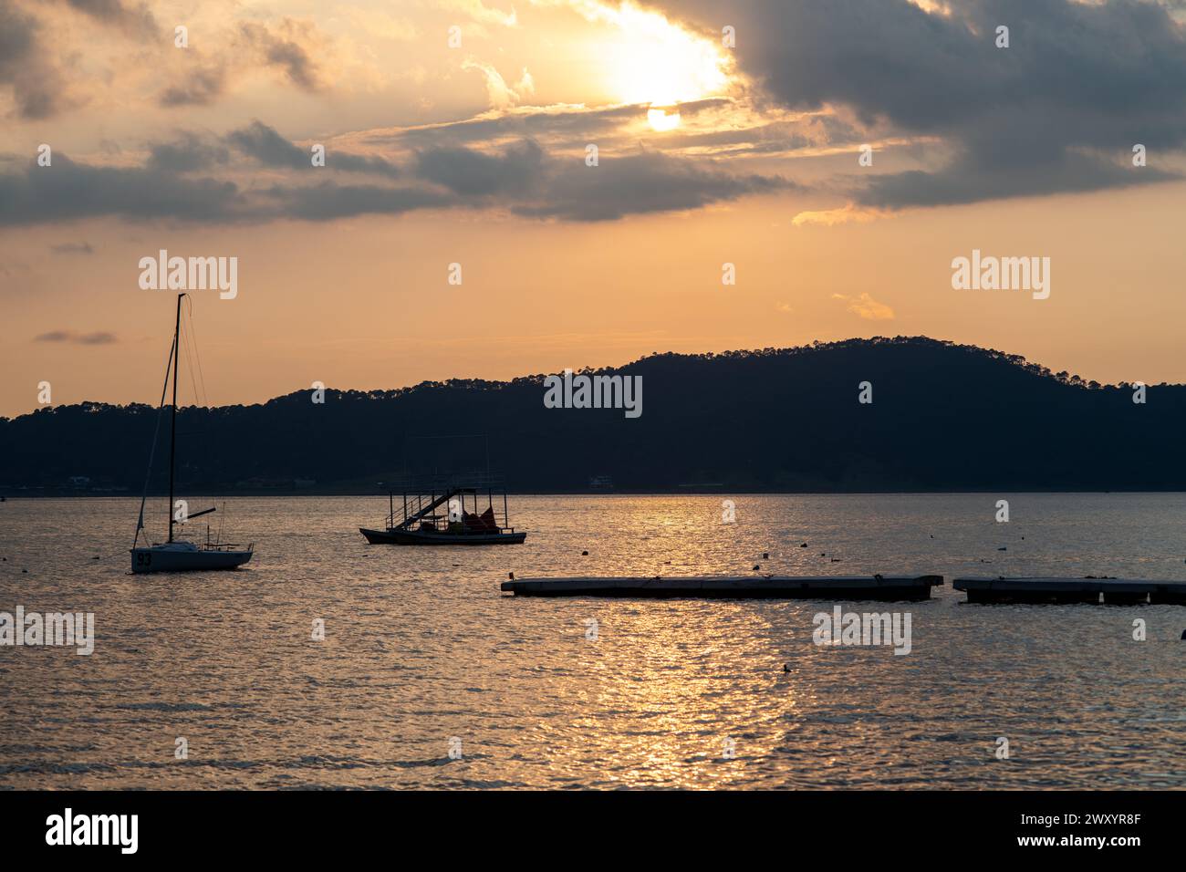 Valle de bravo lake hi-res stock photography and images - Alamy