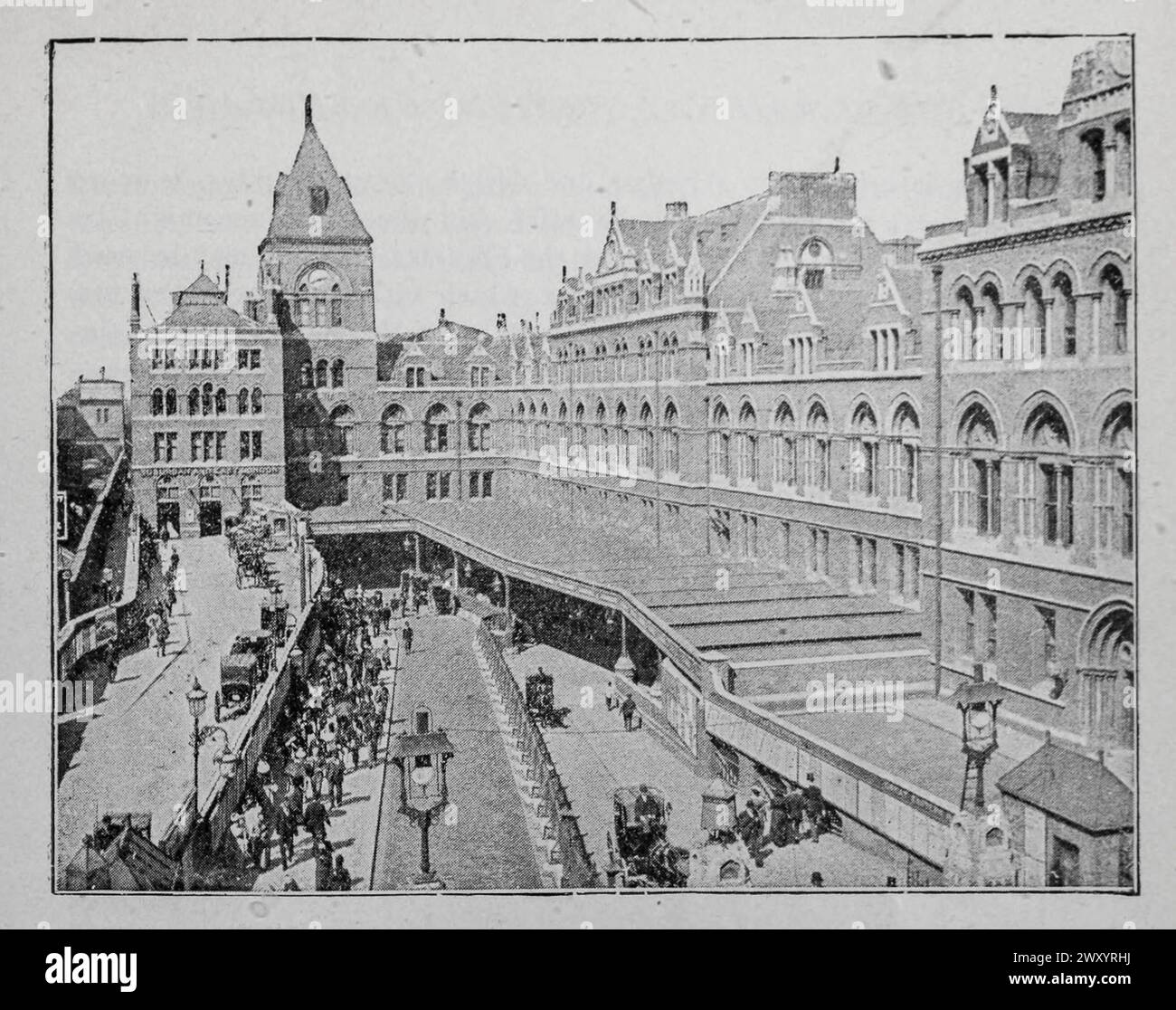EXTERIOR OF LIVERPOOL STREET STATION, THE LONDON TERMINUS OF THE GREAT ...