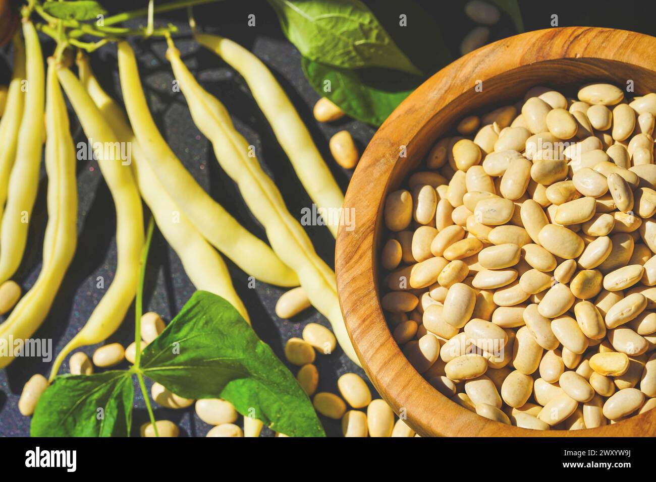 A bowl with yellow seeds hi-res stock photography and images - Alamy