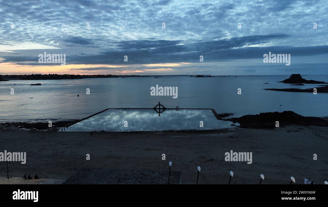 Night photography of the natural saltwater pool that fills with water ...