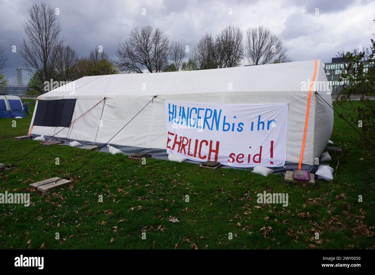 Hunger strike protest camp hi-res stock photography and images - Alamy