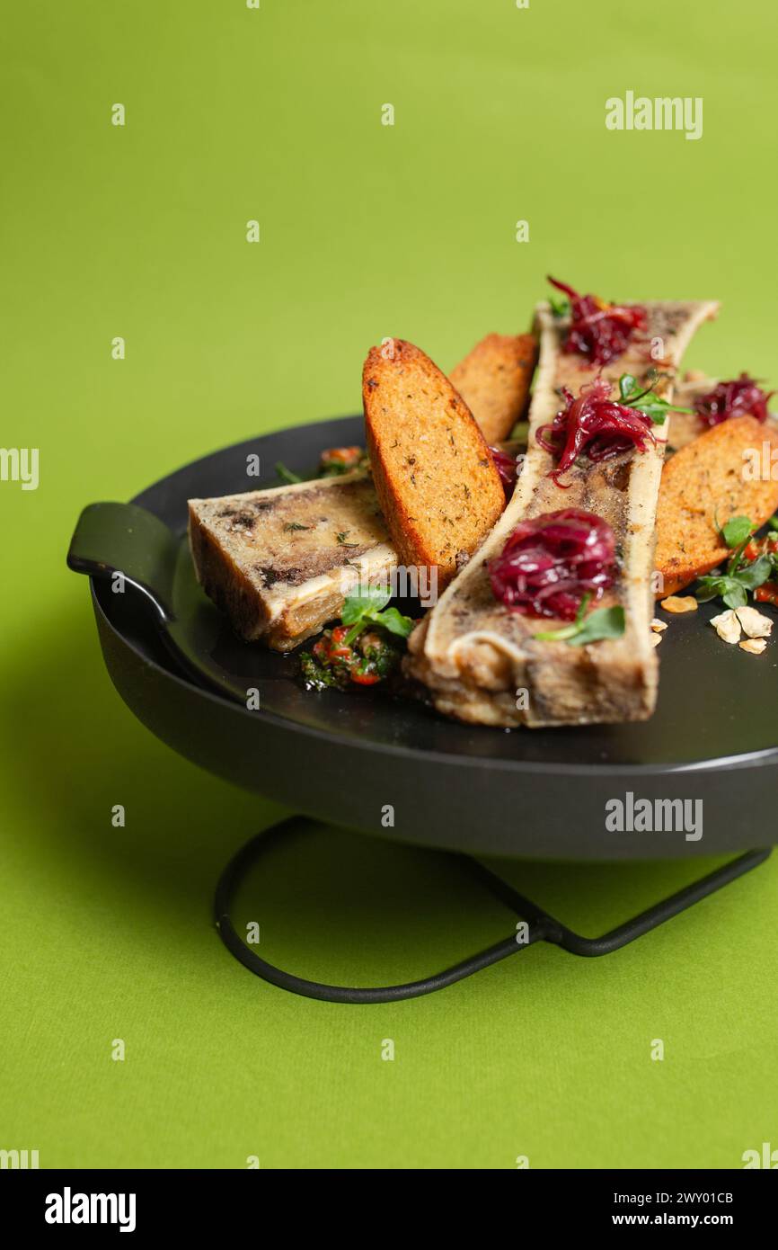 Plating skills hi-res stock photography and images - Alamy